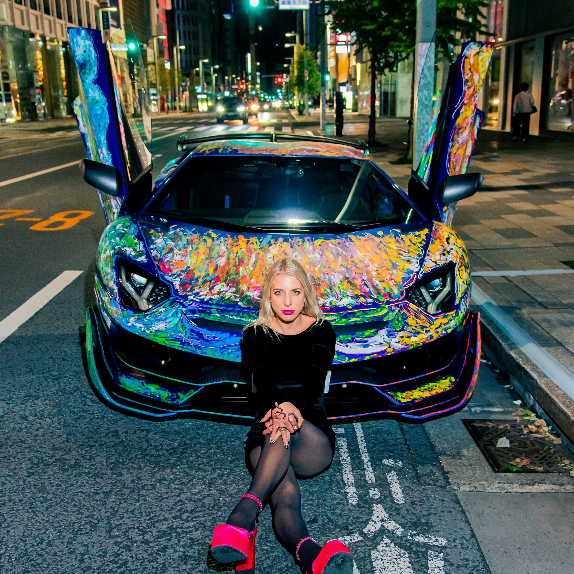 Watch This Italian Artist Paint A Lamborghini Aventador SVJ On The ...