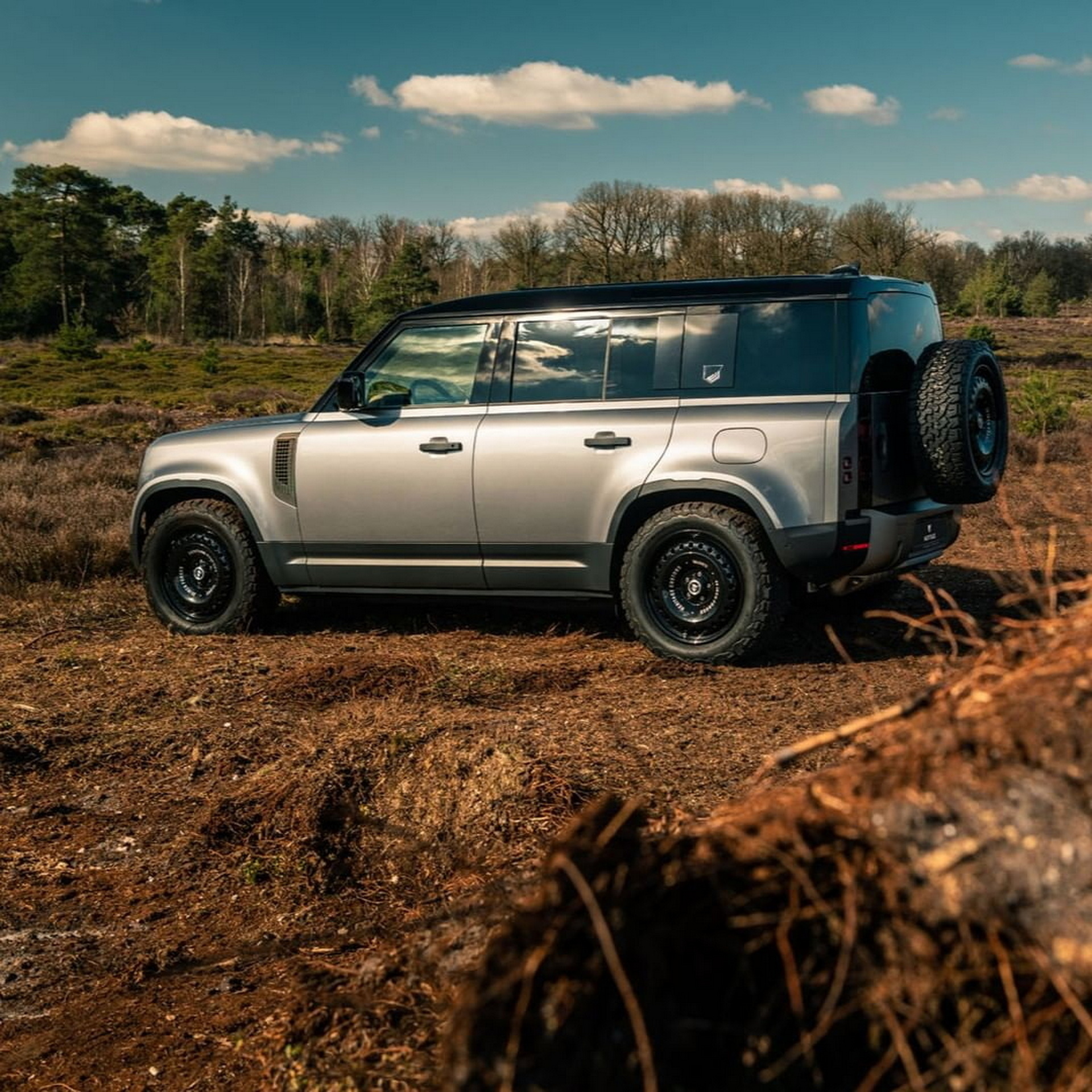Land Rover Defender Looks Retrotastic With Rock Dust Wheels By Heritage ...