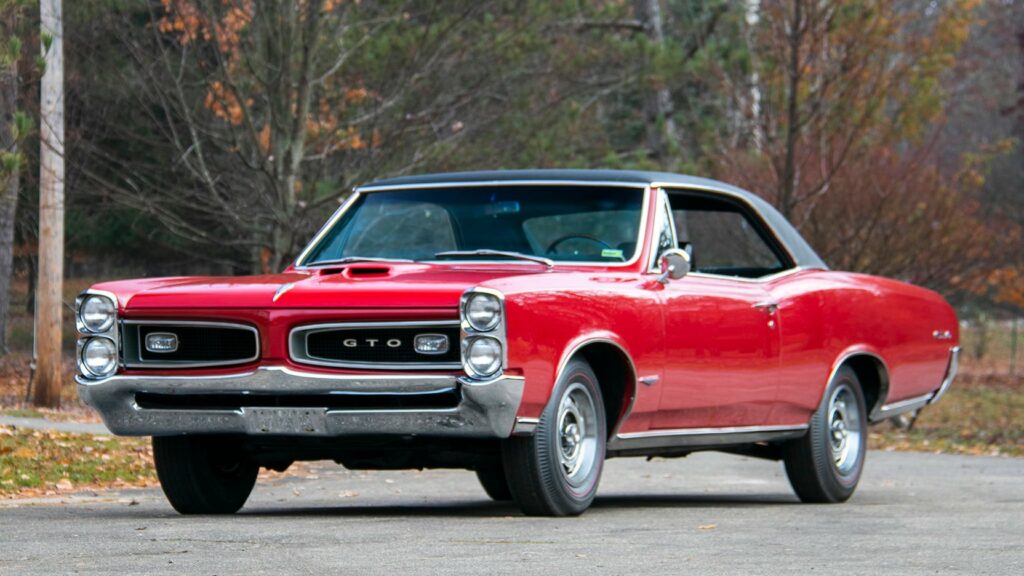 Michigan Couple Donates Collection Of 35 Classic Cars, Valued At Over ...