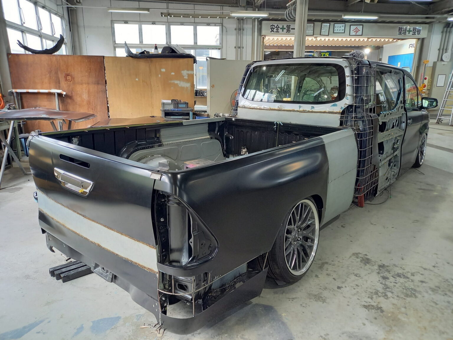Toyota Alphard Minivan Converted Into A Dually Pickup For Tokyo | Carscoops