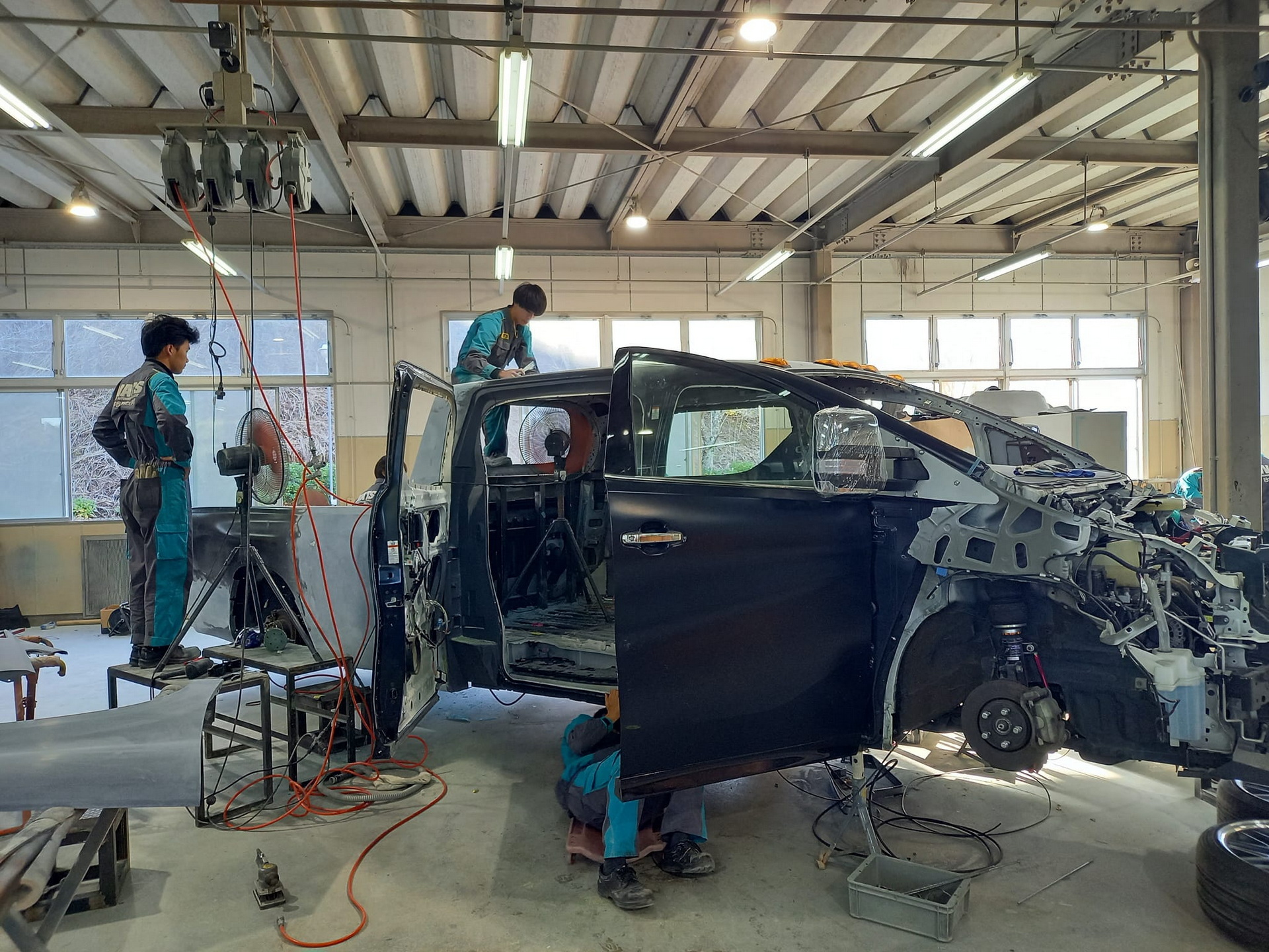 Toyota Alphard Minivan Converted Into A Dually Pickup For Tokyo | Carscoops