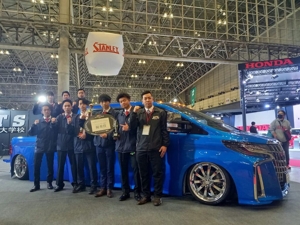 Toyota Alphard Minivan Converted Into A Dually Pickup For Tokyo | Carscoops