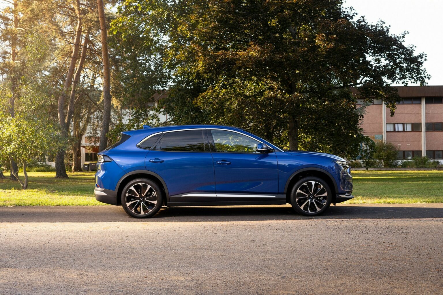 VinFast VF 8 City Edition Drops To $49,000* While Range Climbs To 207 ...