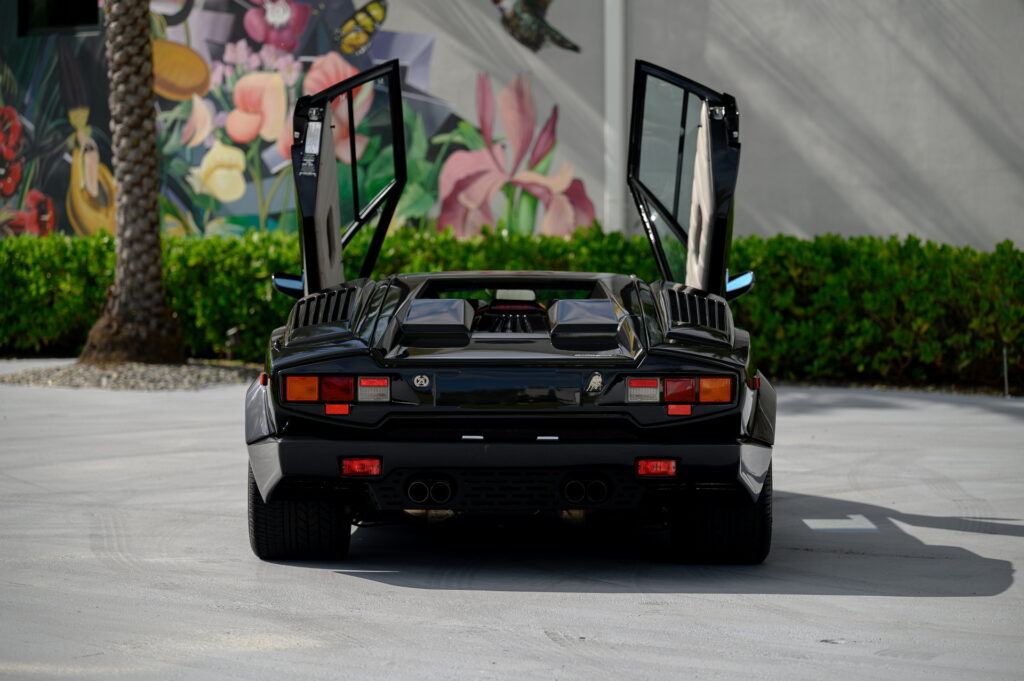 Time Capsule 1990 Lamborghini Countach Has Just 155 Miles Since New ...