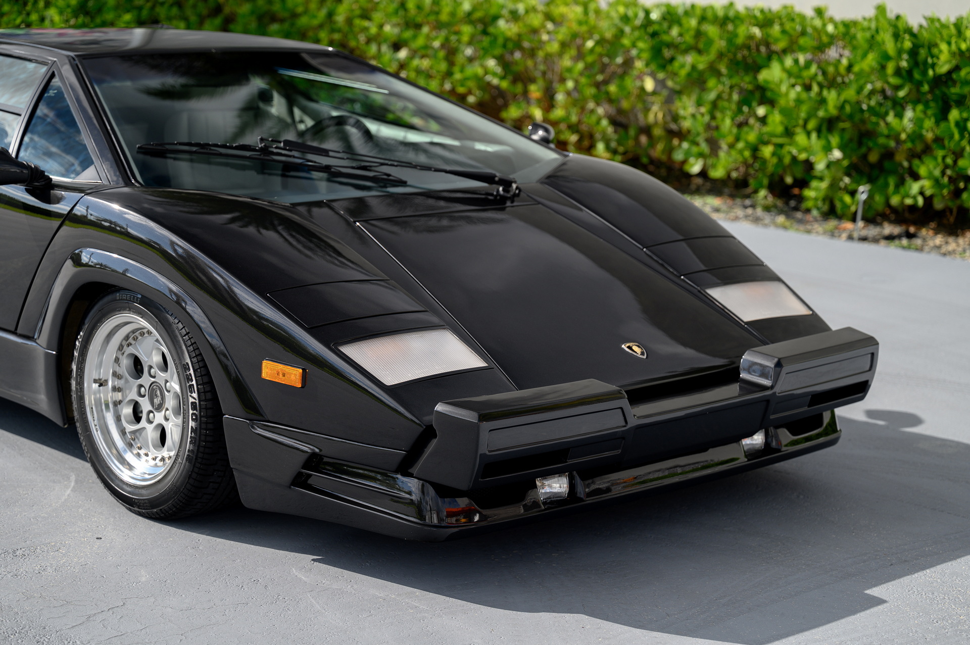 Time Capsule 1990 Lamborghini Countach Has Just 155 Miles Since New ...
