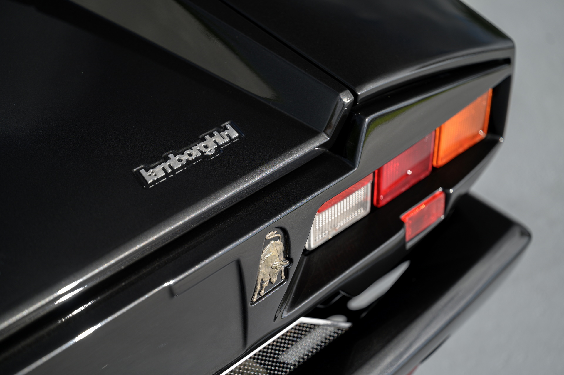 Time Capsule 1990 Lamborghini Countach Has Just 155 Miles Since New ...