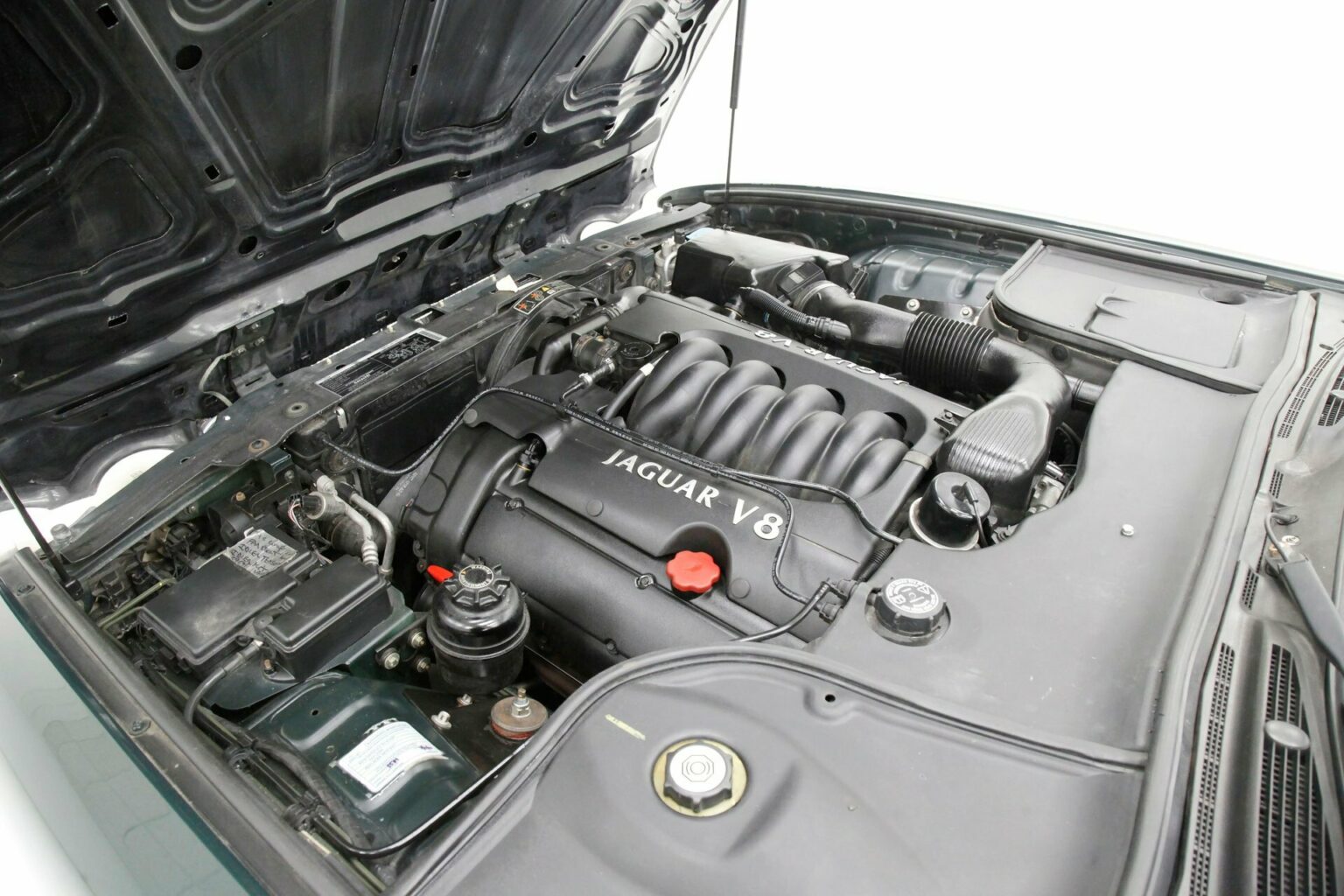 For $29,000, Would You Pickup This Jaguar XJ8 Ute Conversion? | Carscoops