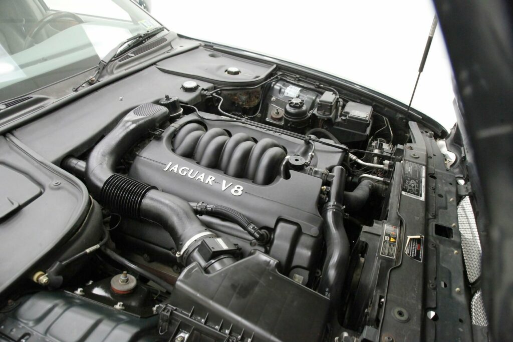 For $29,000, Would You Pickup This Jaguar XJ8 Ute Conversion? | Carscoops