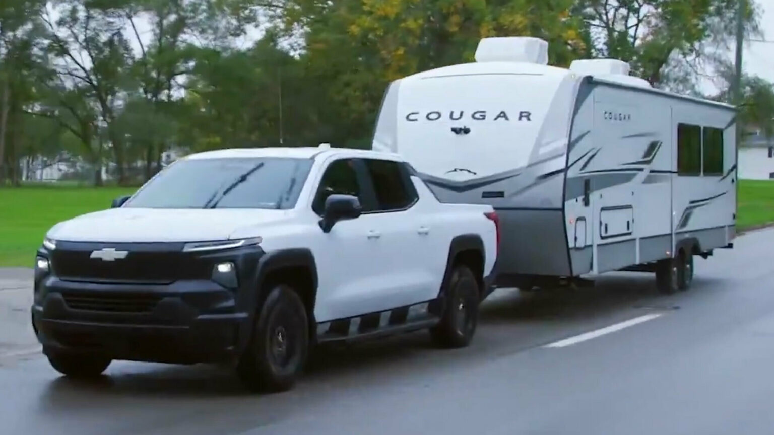 Chevrolet Shows Silverado EV Towing, Truck Now Has 170k Reservations ...