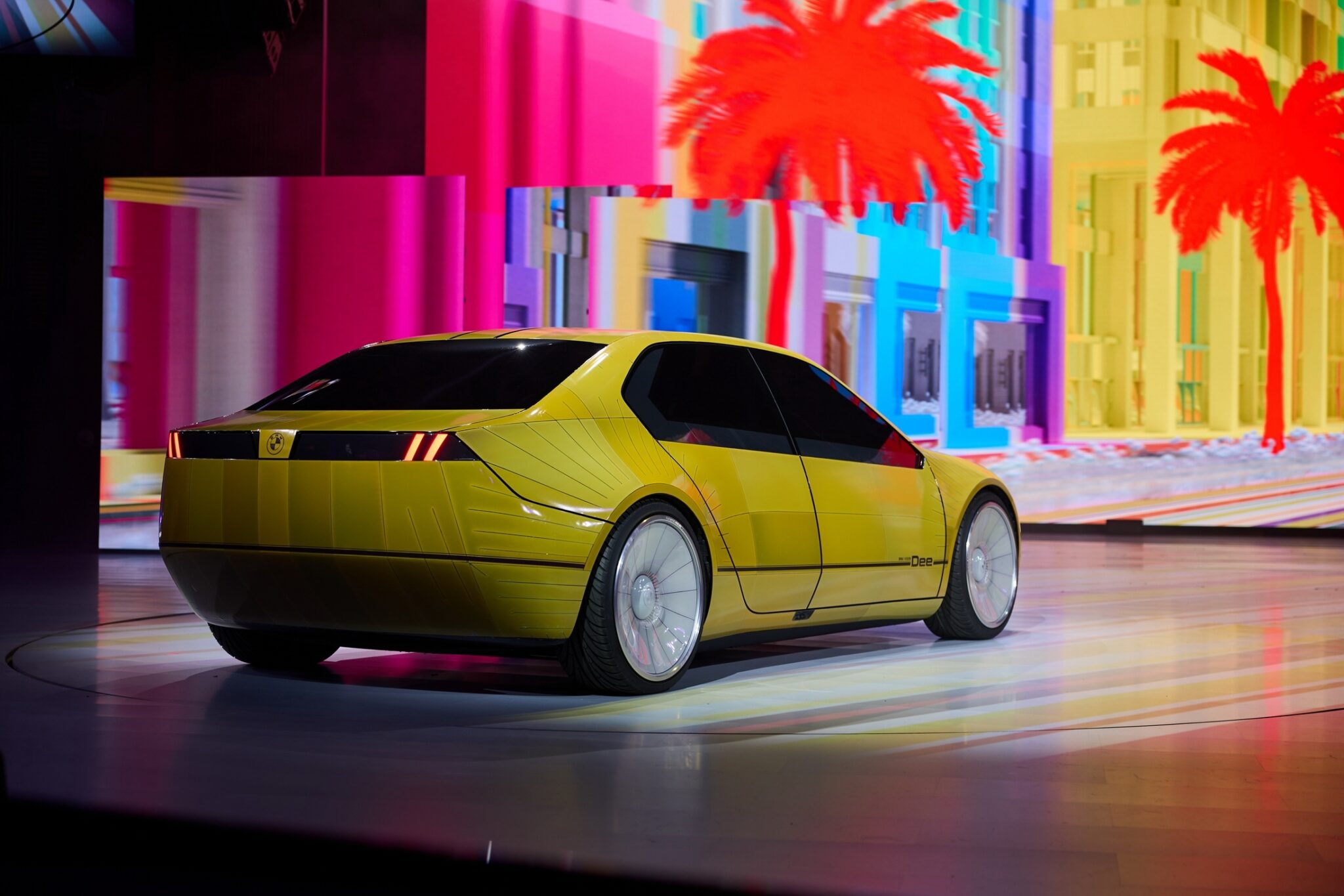 Watch BMW’s Color-Changing i Vision Dee Concept Rip Through A Rainbow ...