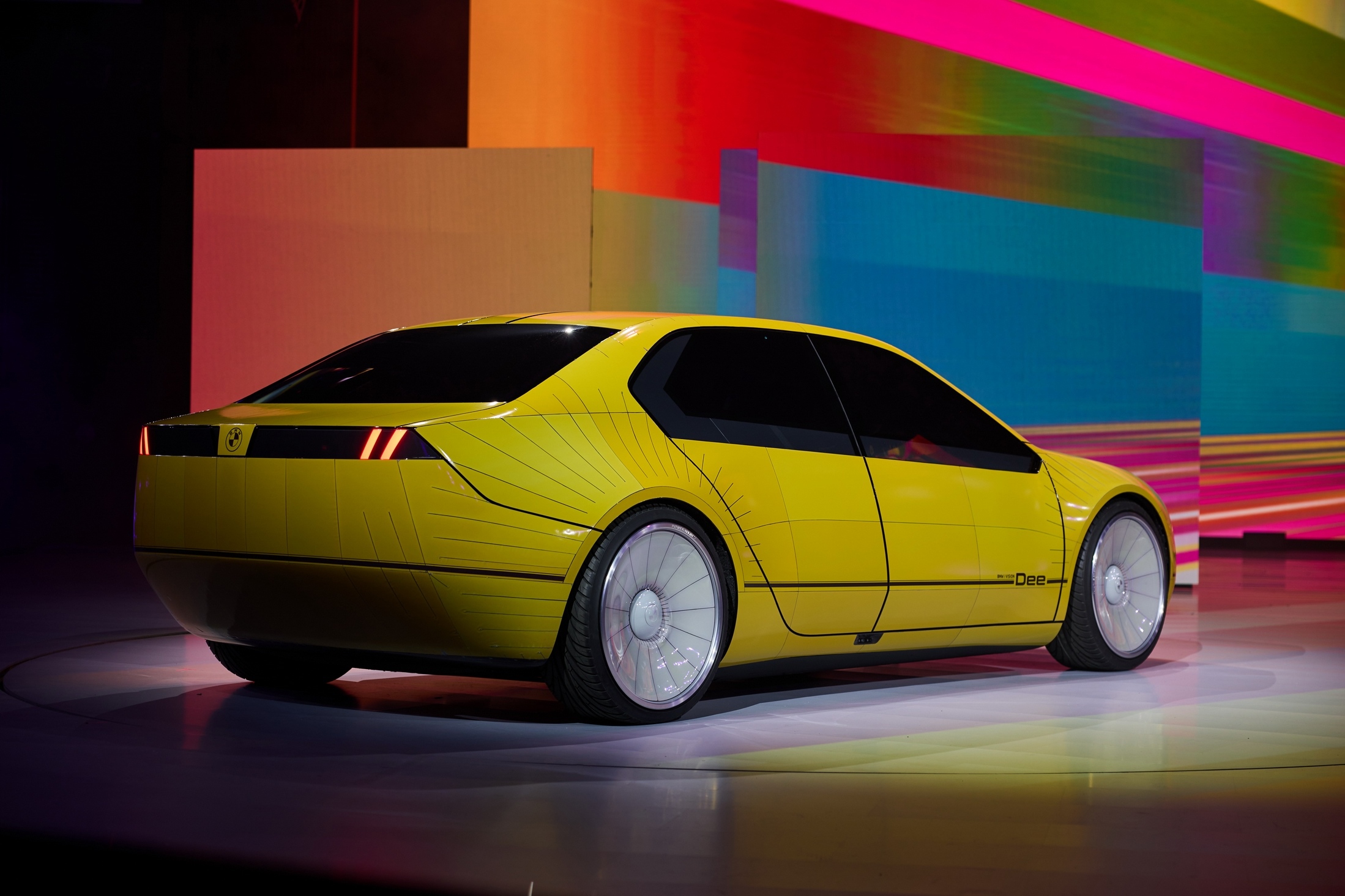 Watch BMW’s Color-Changing i Vision Dee Concept Rip Through A Rainbow ...