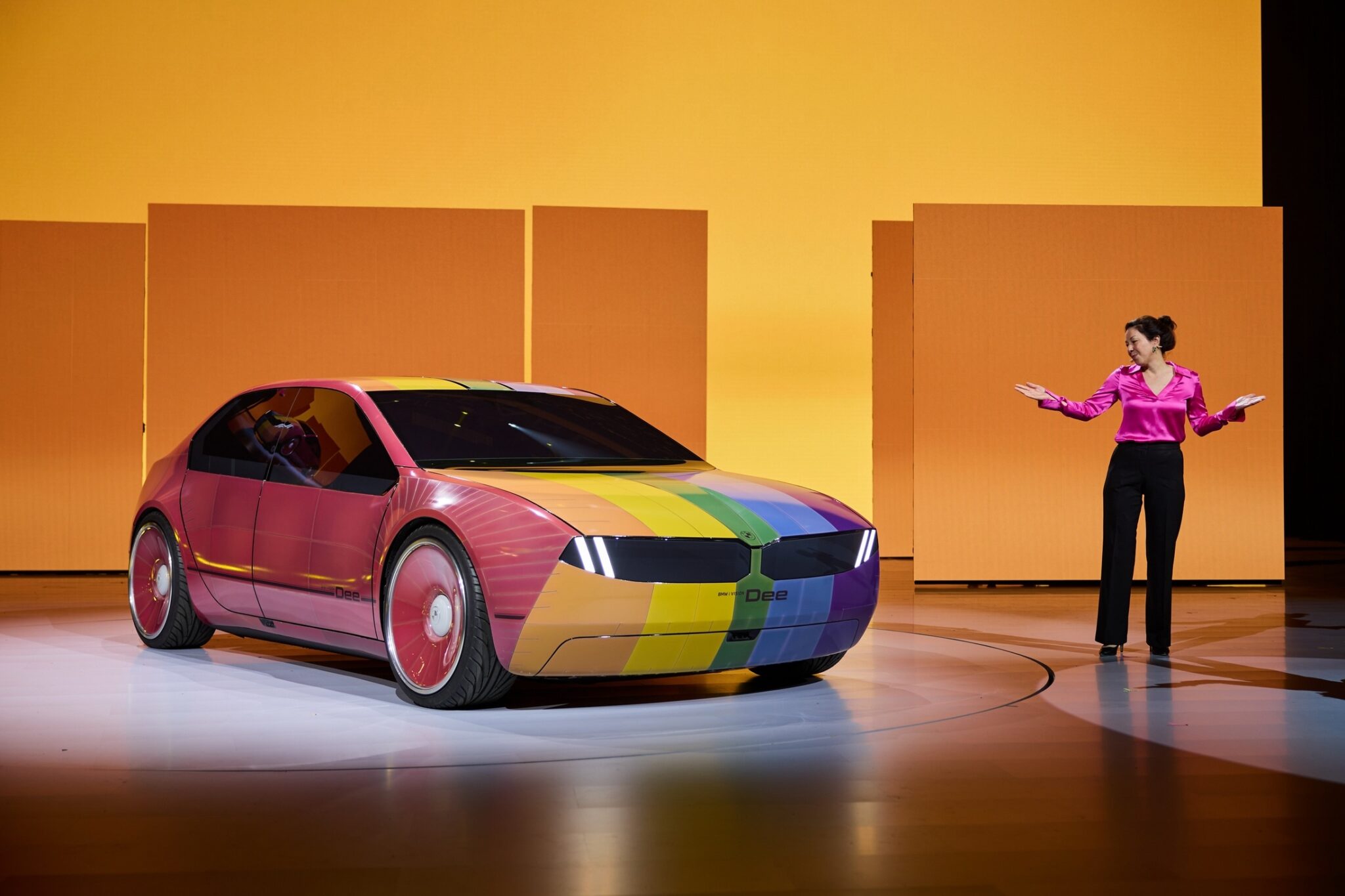 Watch BMW’s Color-Changing i Vision Dee Concept Rip Through A Rainbow ...