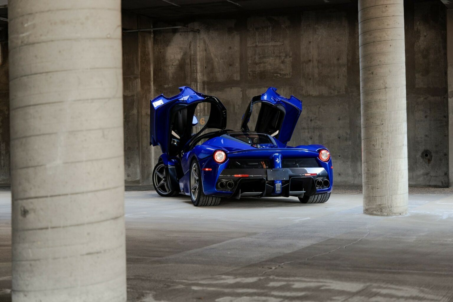 This Is The Only Ferrari LaFerrari Finished In Blue Elettrico Over A ...