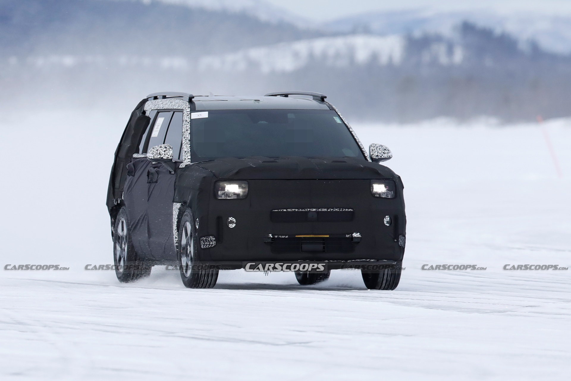 Hyundai Plays It Straight With Geometric 2025 Santa Fe Replacement ...