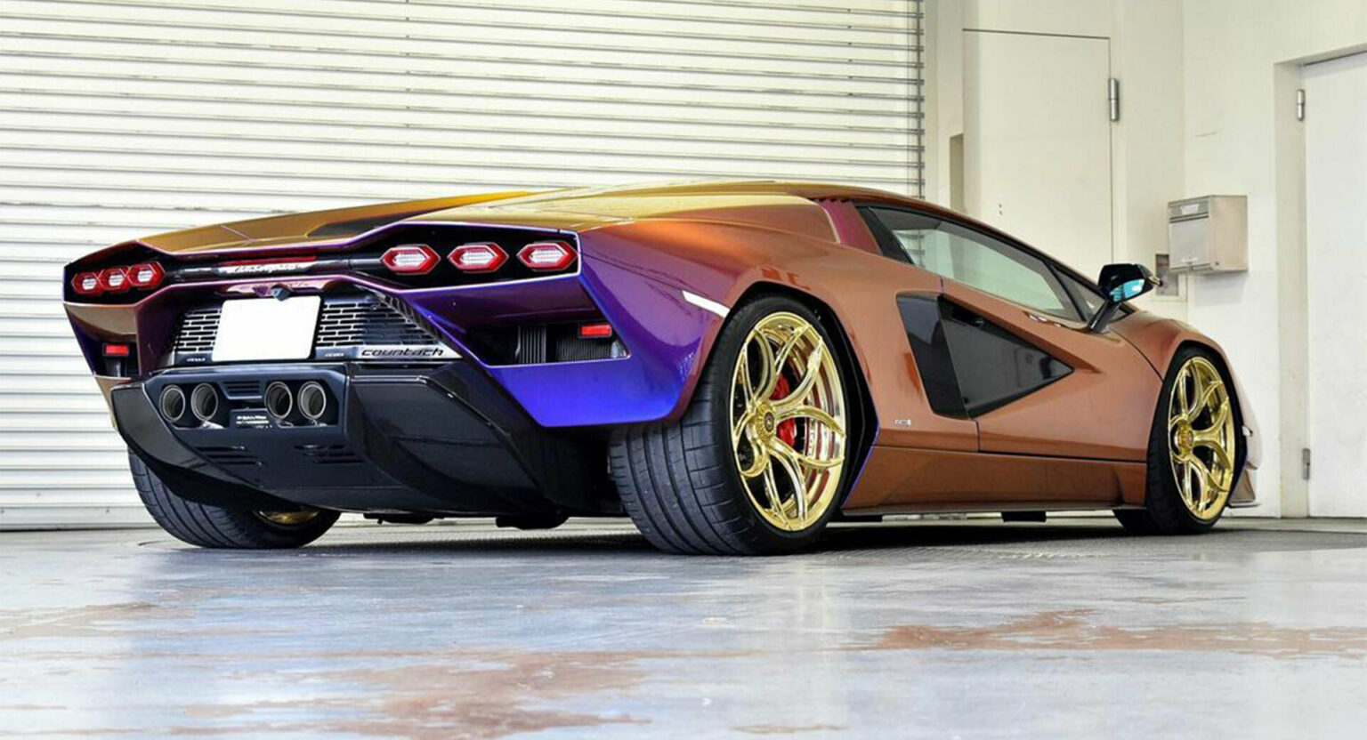 This Might Be The World’s Most Striking Lamborghini Countach LPI 800-4 ...