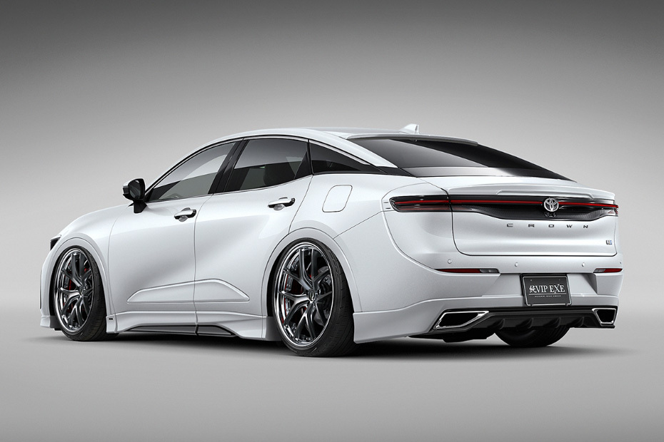 Dramatic Toyota Crowns Turn Heads At Tokyo Auto Salon | Carscoops