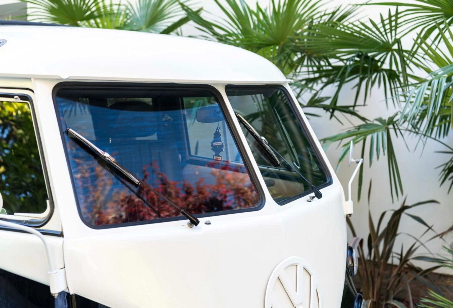 Tastefully Restored VW T1 Samba Bus Has A Porsche Engine | Carscoops