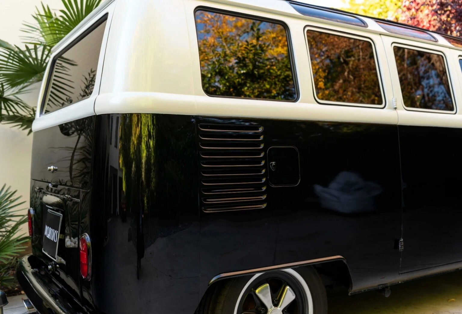 Tastefully Restored VW T1 Samba Bus Has A Porsche Engine | Carscoops