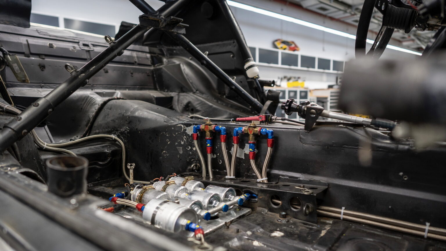 Iconic Porsche Rothmans 959 Paris-Dakar Rally Car Gets Breathtaking ...