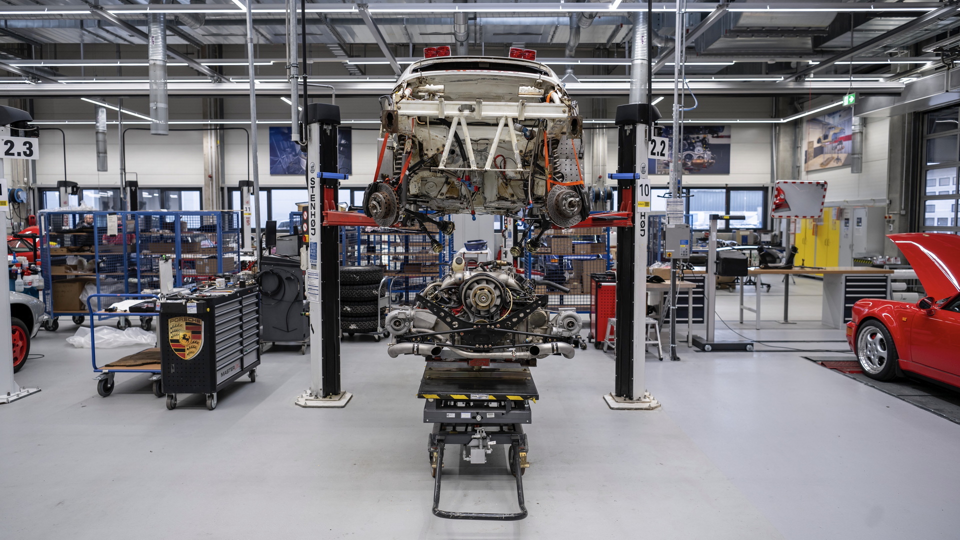 Iconic Porsche Rothmans 959 Paris-Dakar Rally Car Gets Breathtaking ...