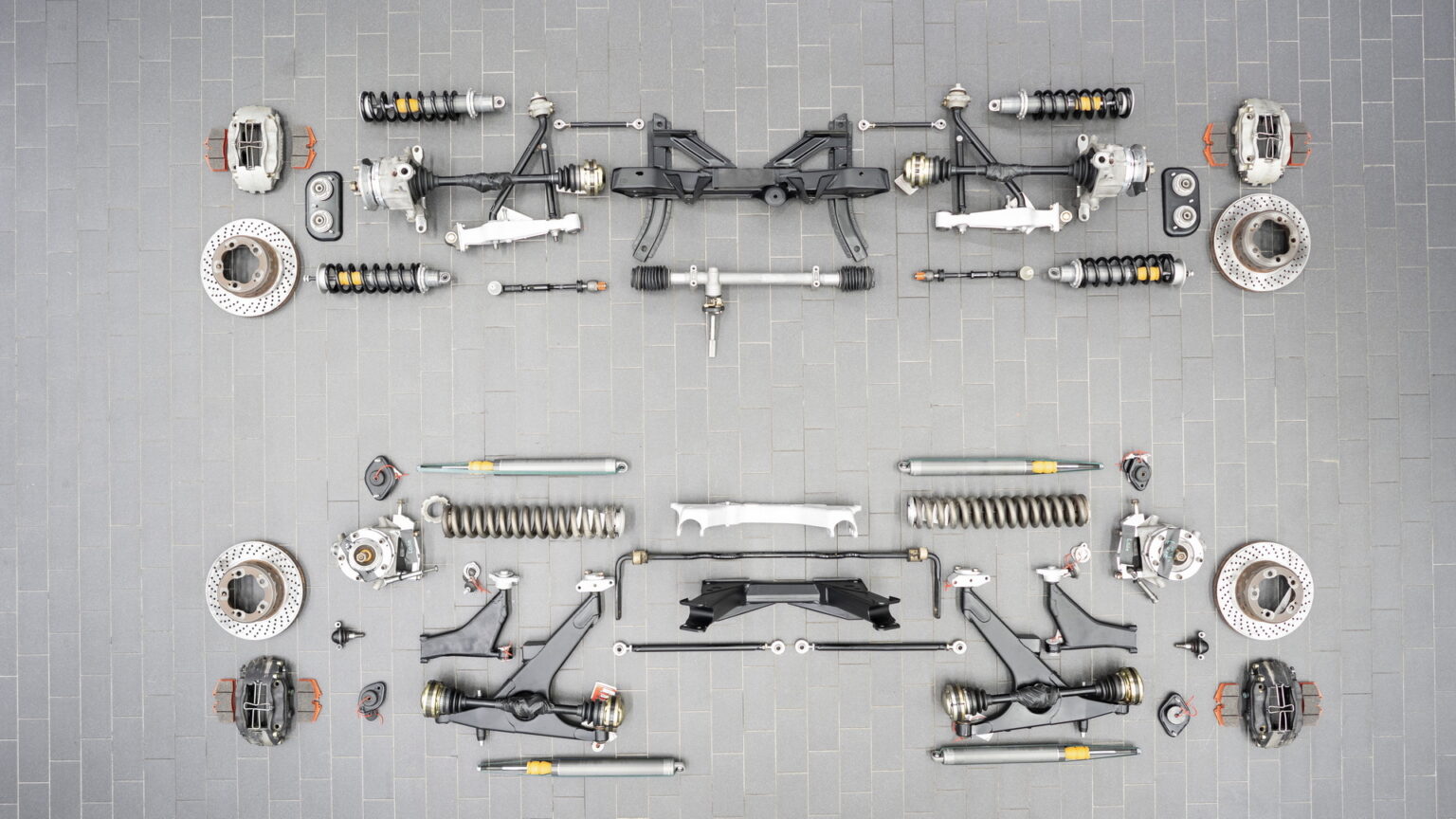 Iconic Porsche Rothmans 959 Paris-Dakar Rally Car Gets Breathtaking ...