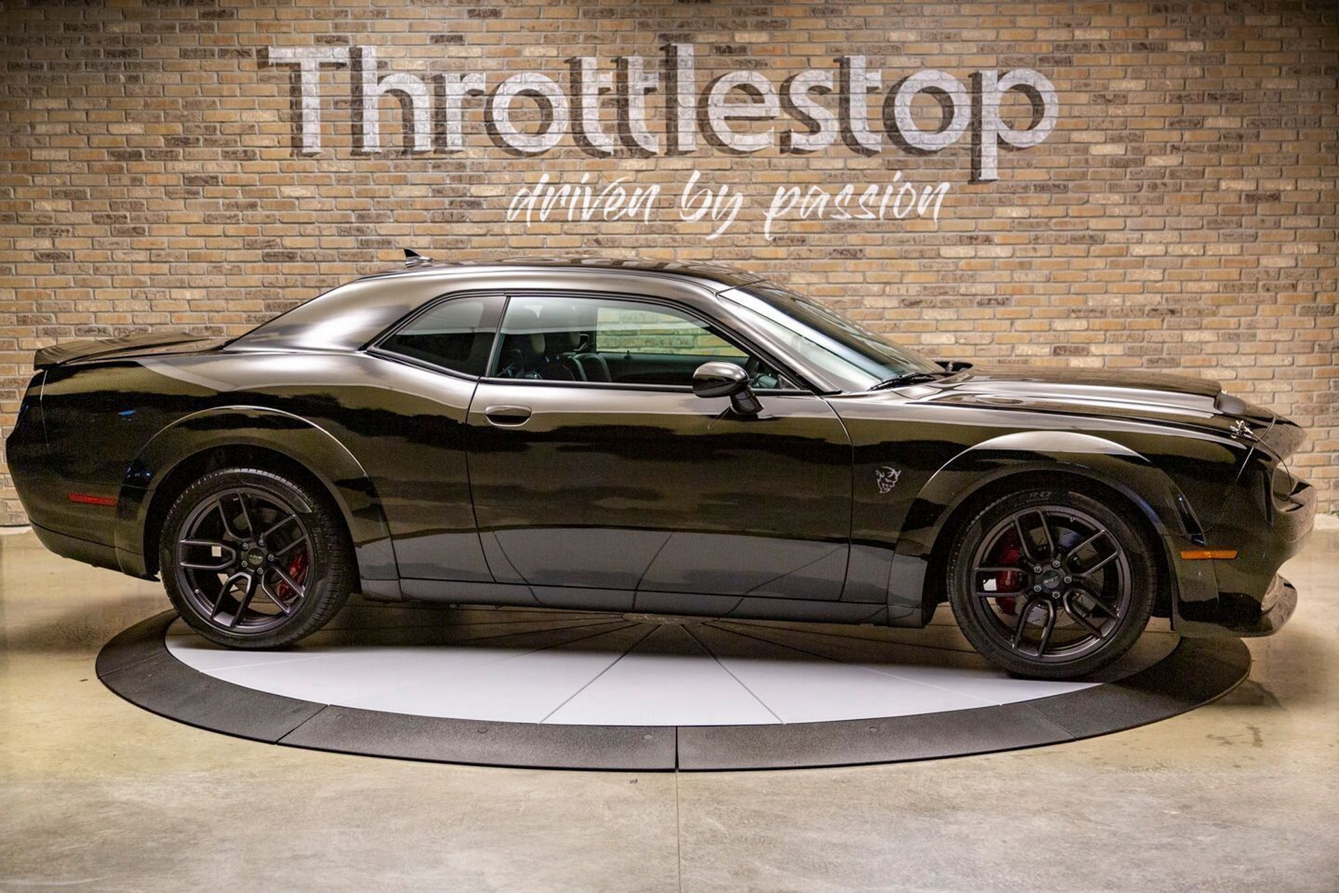 Carbon-Body 2018 Challenger Demon By Speedkore Comes With A Lamborghini ...