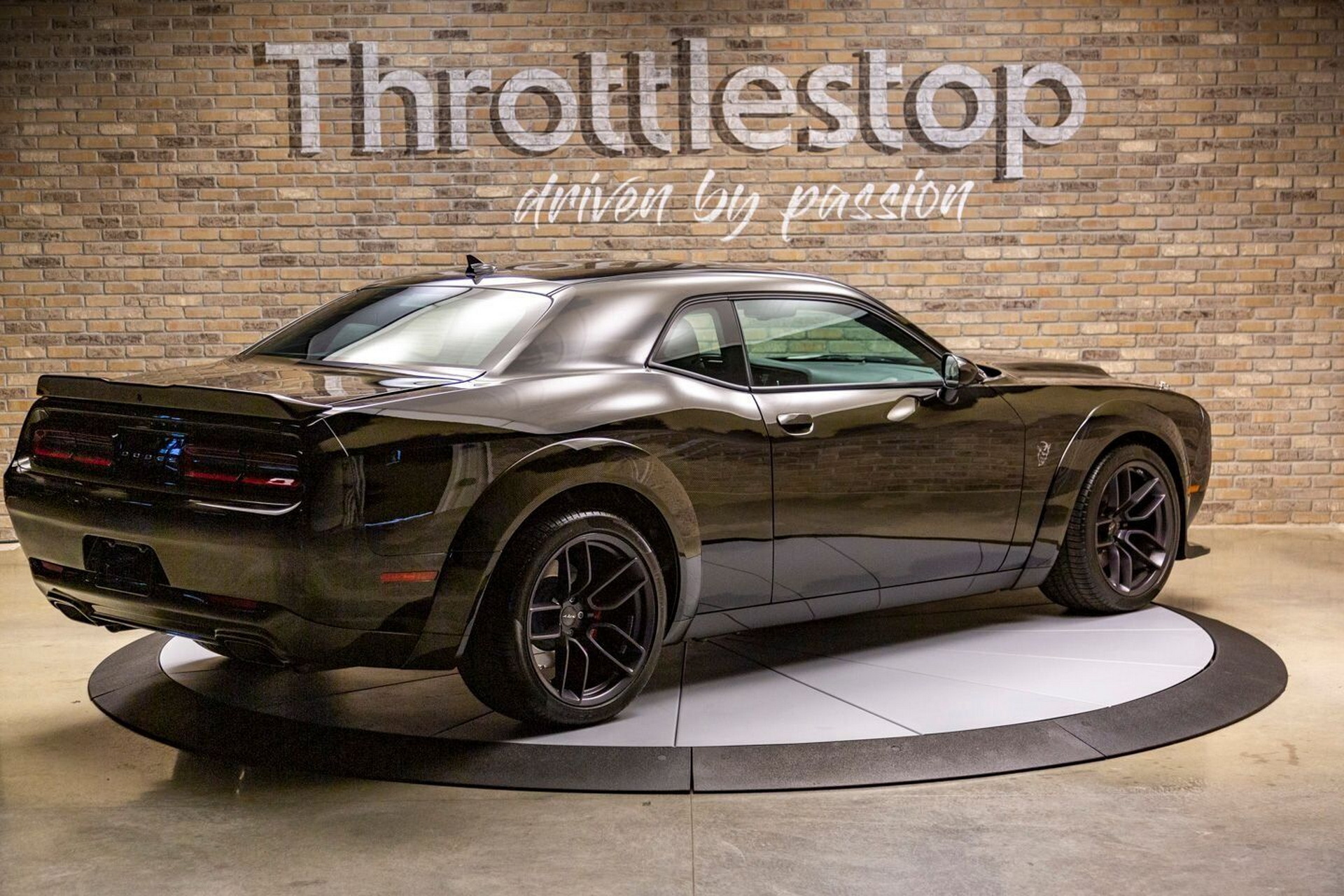 Carbon-Body 2018 Challenger Demon By Speedkore Comes With A Lamborghini ...