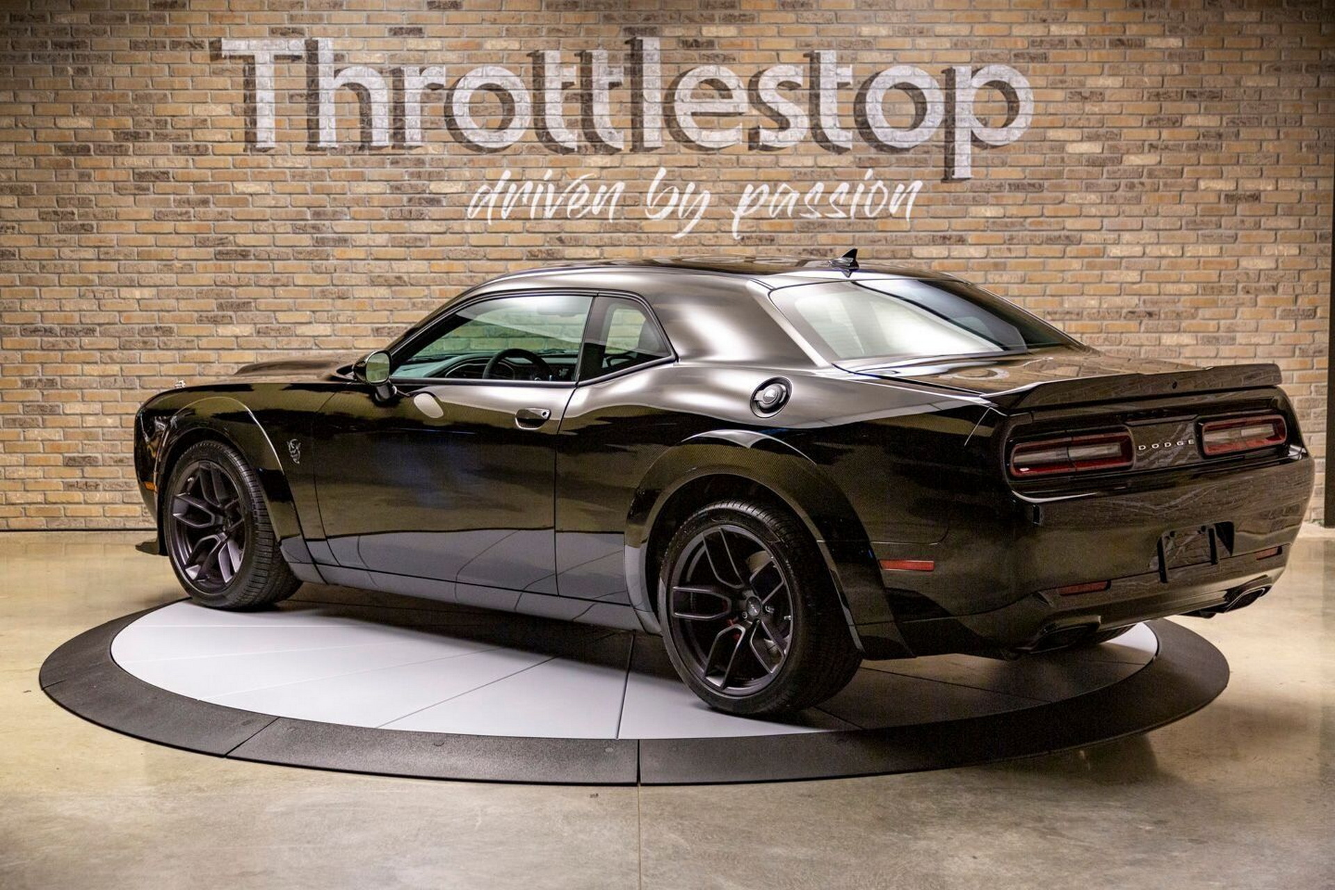 Carbon-Body 2018 Challenger Demon By Speedkore Comes With A Lamborghini ...