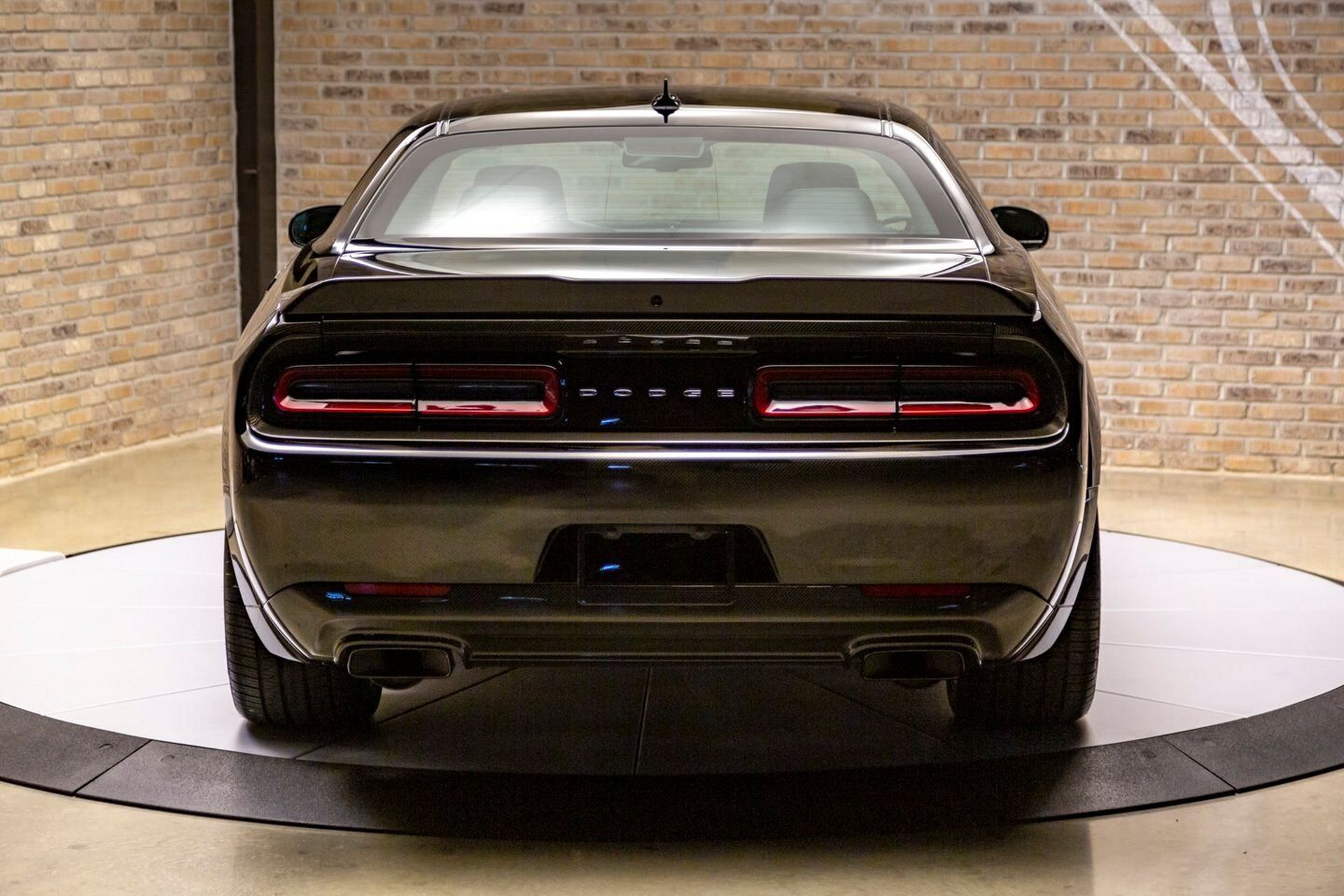 Carbon-Body 2018 Challenger Demon By Speedkore Comes With A Lamborghini ...