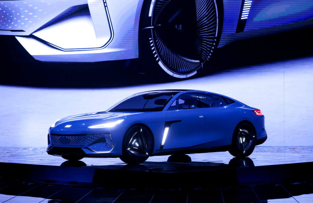 Geely Debuts New Galaxy Electrified Brand With L7 SUV And Light Coupe ...