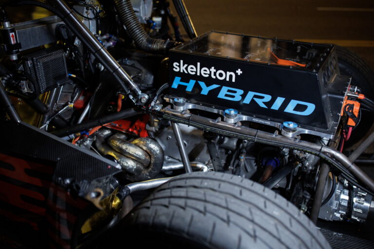 Honda Put An 800-HP INDYCAR Hybrid V6 Under A CR-V Shell | Carscoops