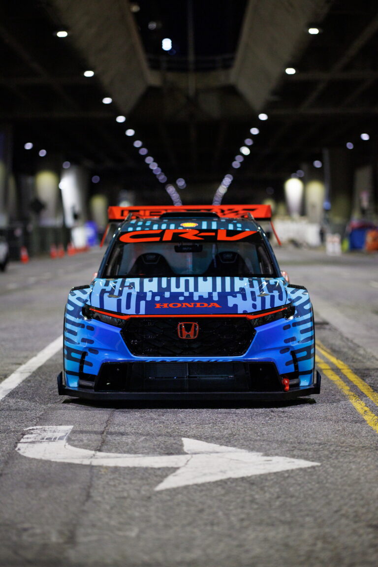 Honda Put An 800-HP INDYCAR Hybrid V6 Under A CR-V Shell | Carscoops