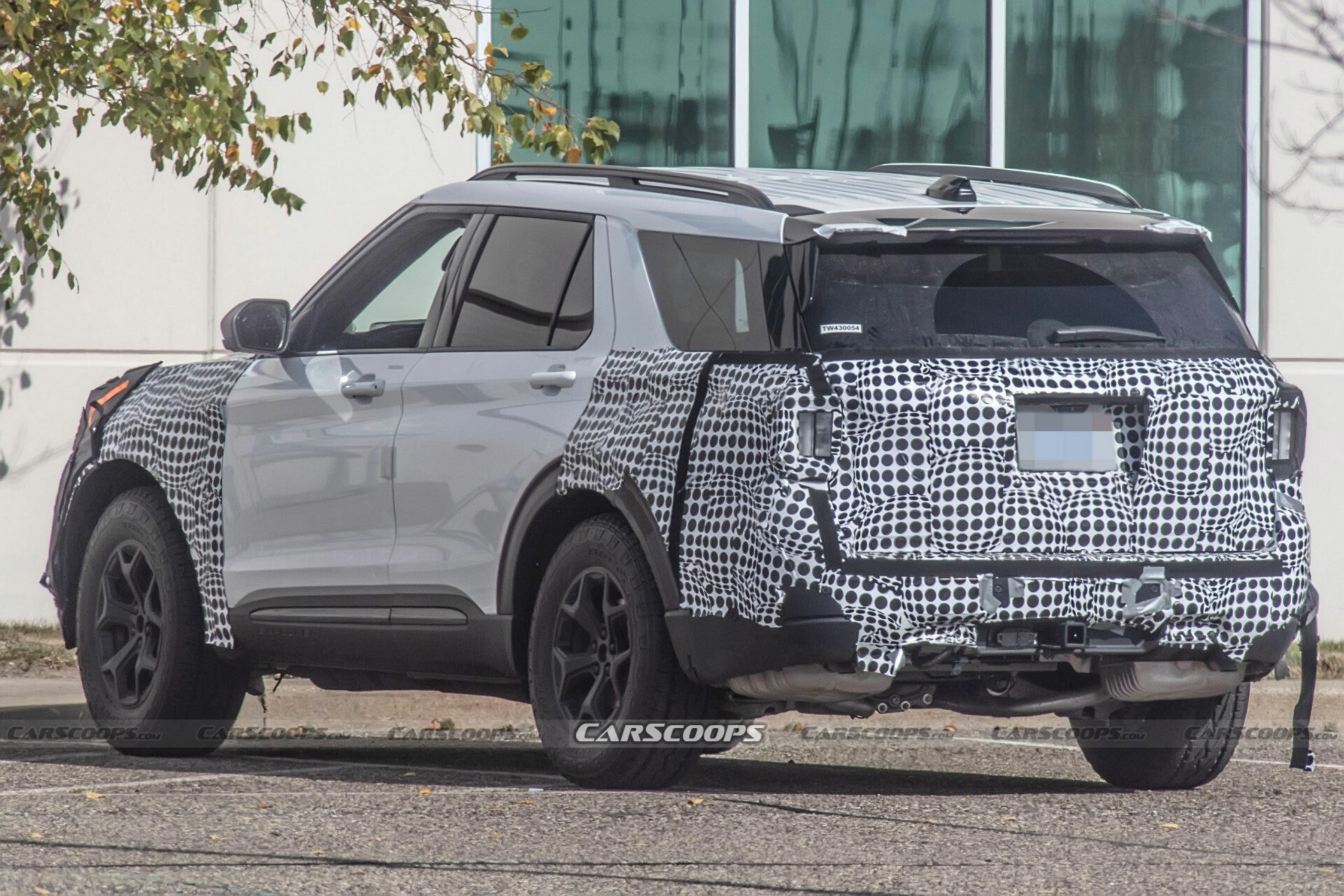 Facelifted 2024 Ford Explorer Spied With Revised Styling And New Tech ...
