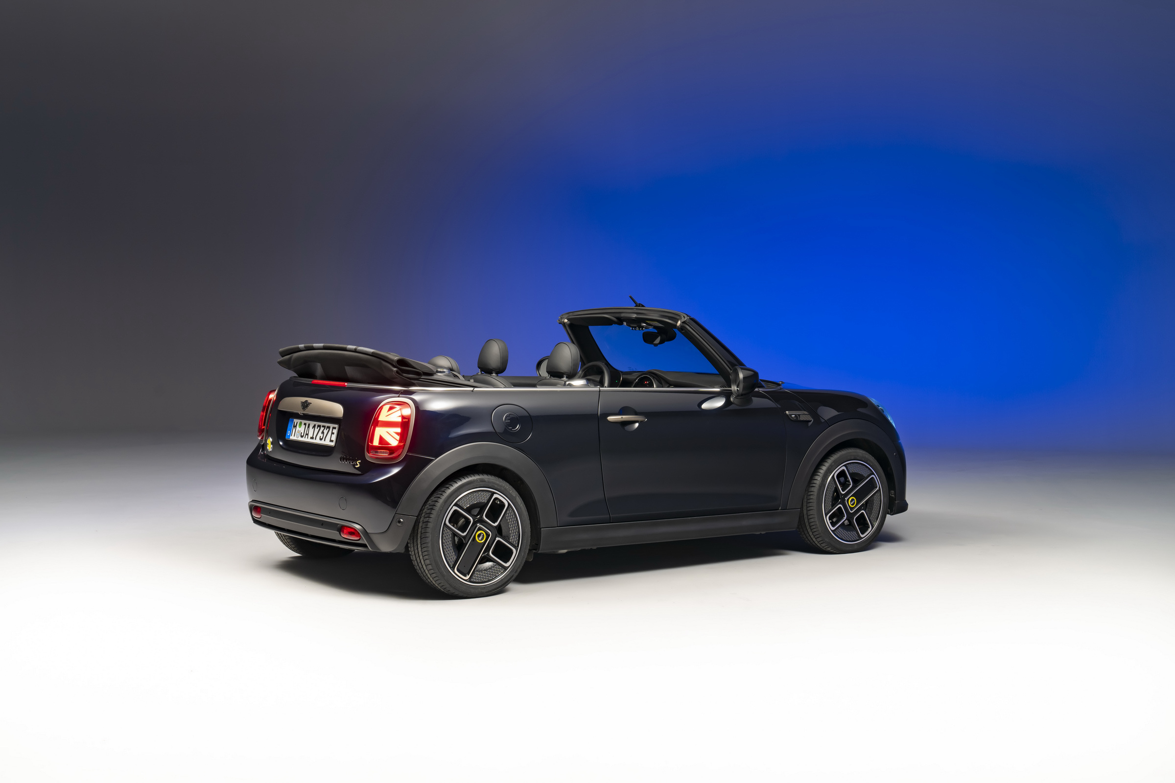 New Electric MINI Cooper SE Convertible Capped At 999 Units, US Buyers ...