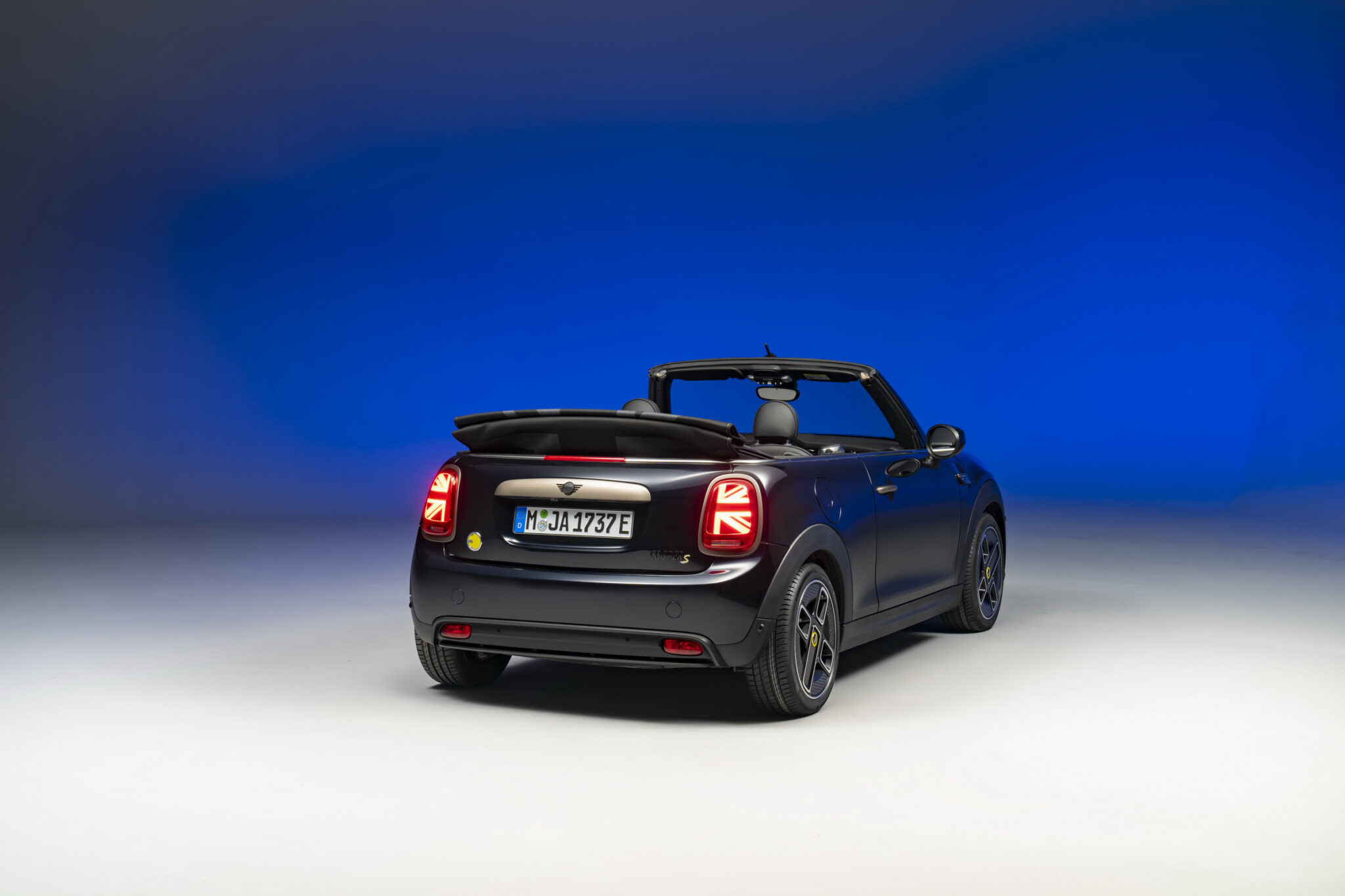 New Electric MINI Cooper SE Convertible Capped At 999 Units, US Buyers ...