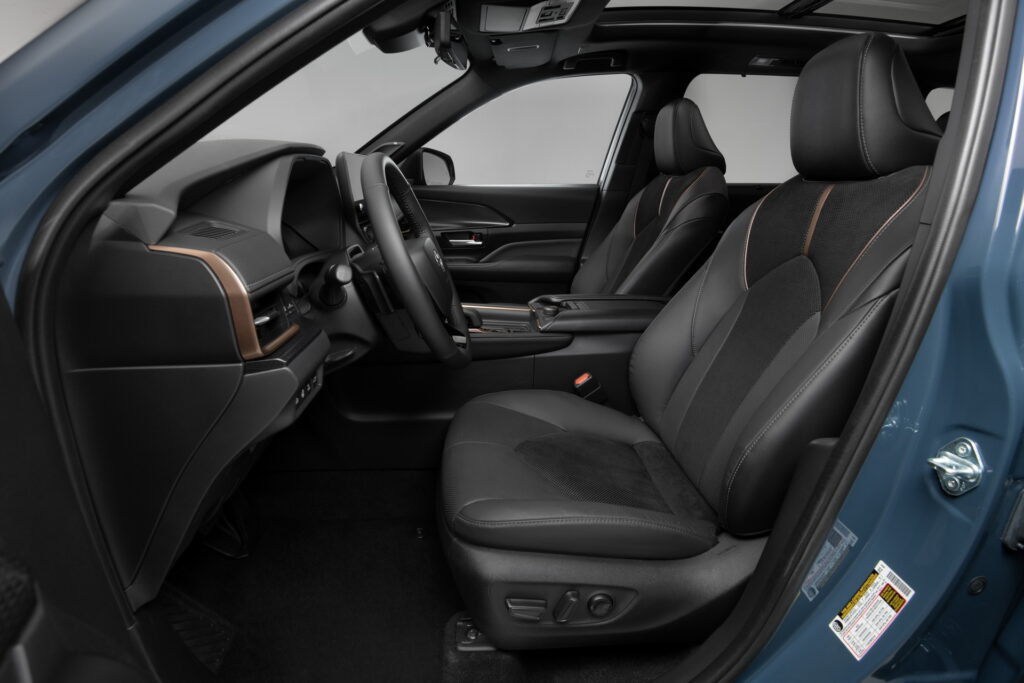New 2024 Toyota Grand Highlander Has 13 Cupholders, 7 USB Ports, And Up ...
