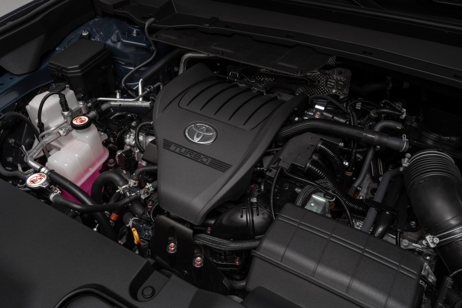 New 2024 Toyota Grand Highlander Has 13 Cupholders, 7 USB Ports, And Up ...