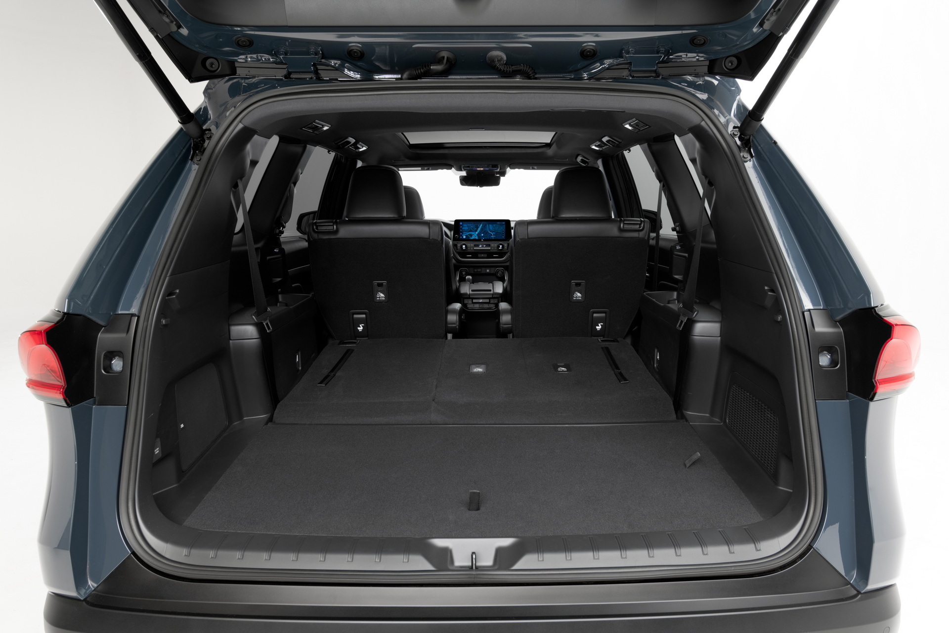 New 2024 Toyota Grand Highlander Has 13 Cupholders, 7 USB Ports, And Up ...