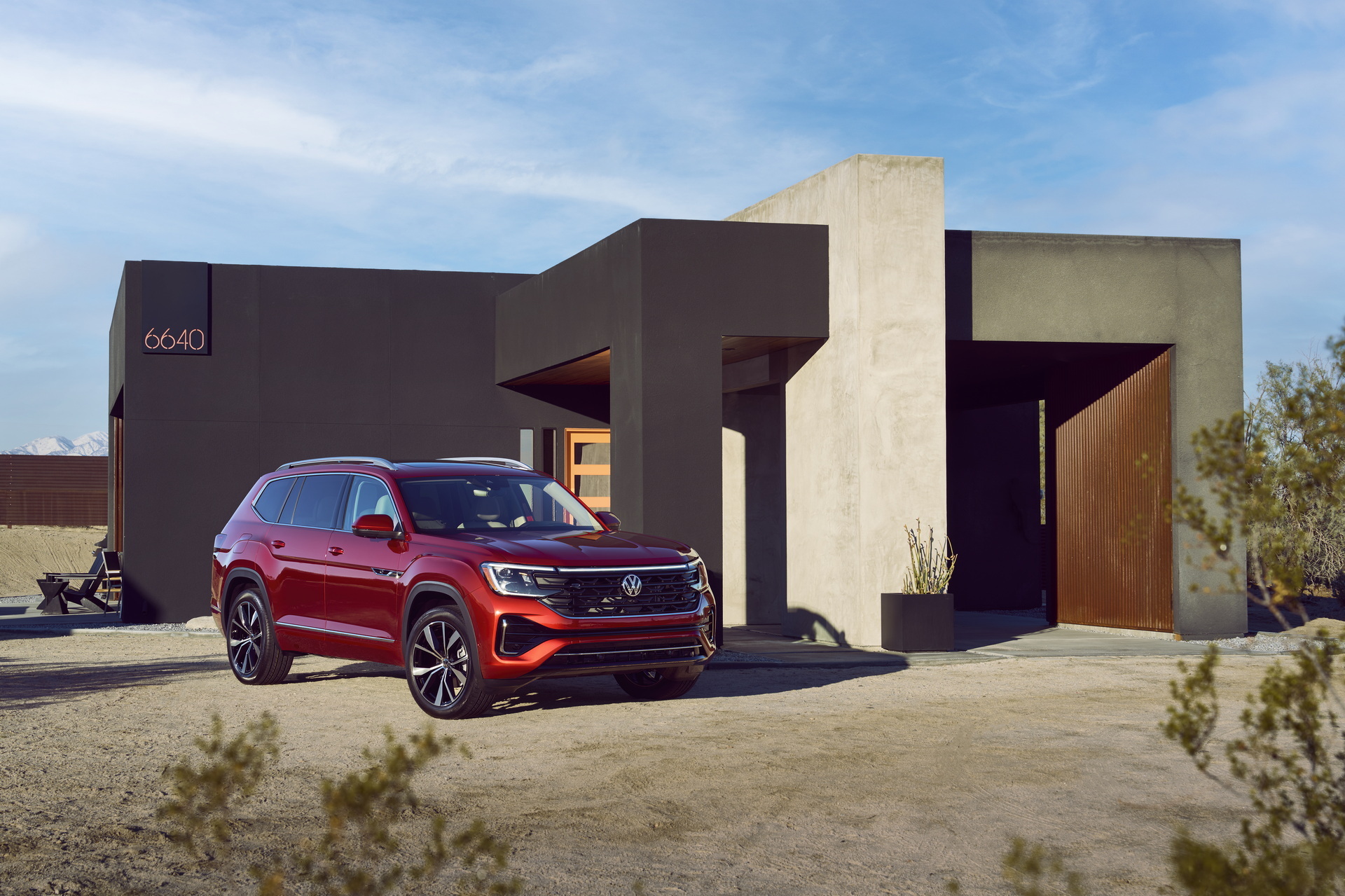 2024 VW Atlas Family Gains Fresh Looks And More Premium Interior But ...