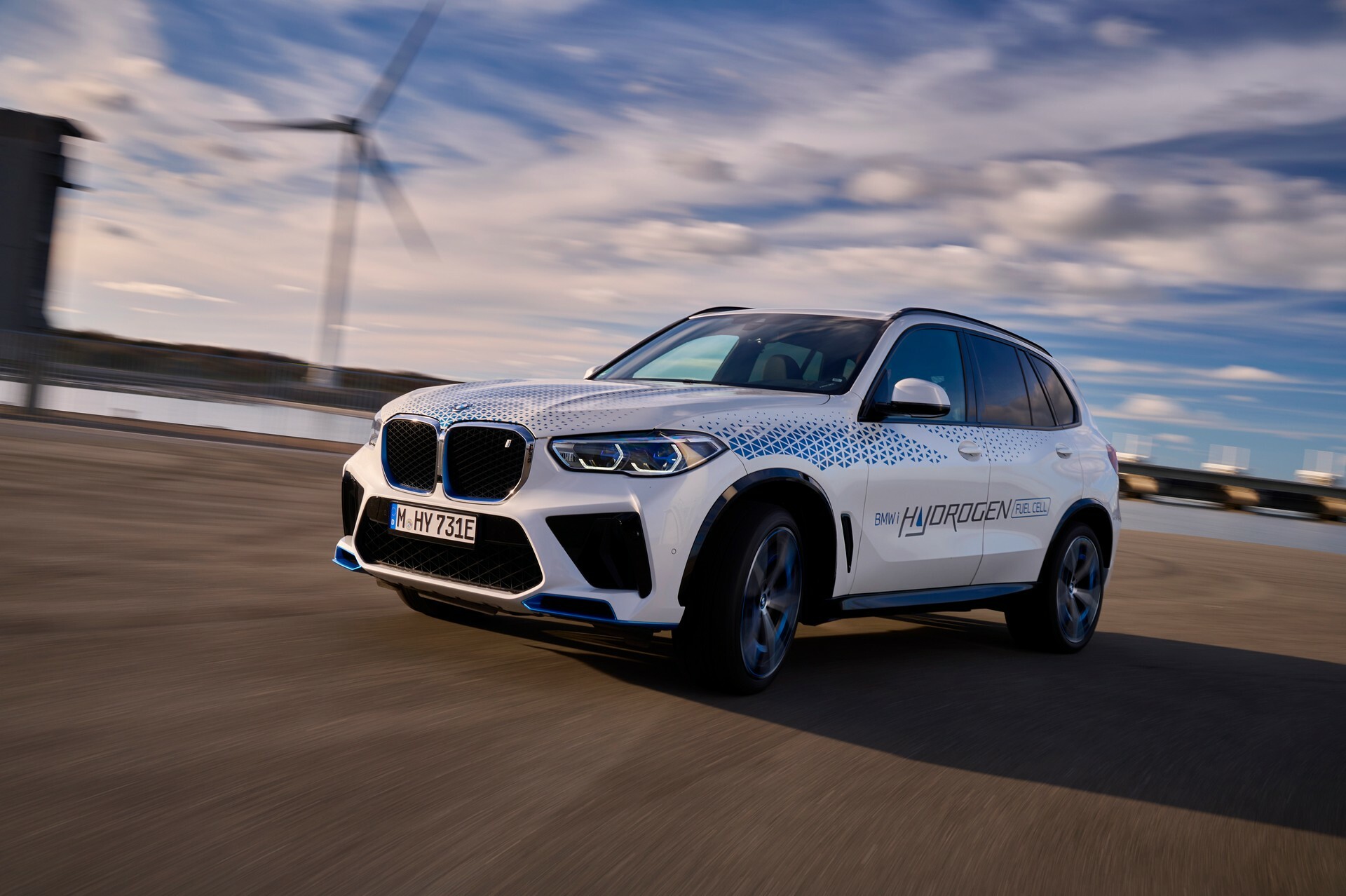 BMW Launches iX5 Hydrogen Powered By Toyota Fuel Cells In Global Pilot ...