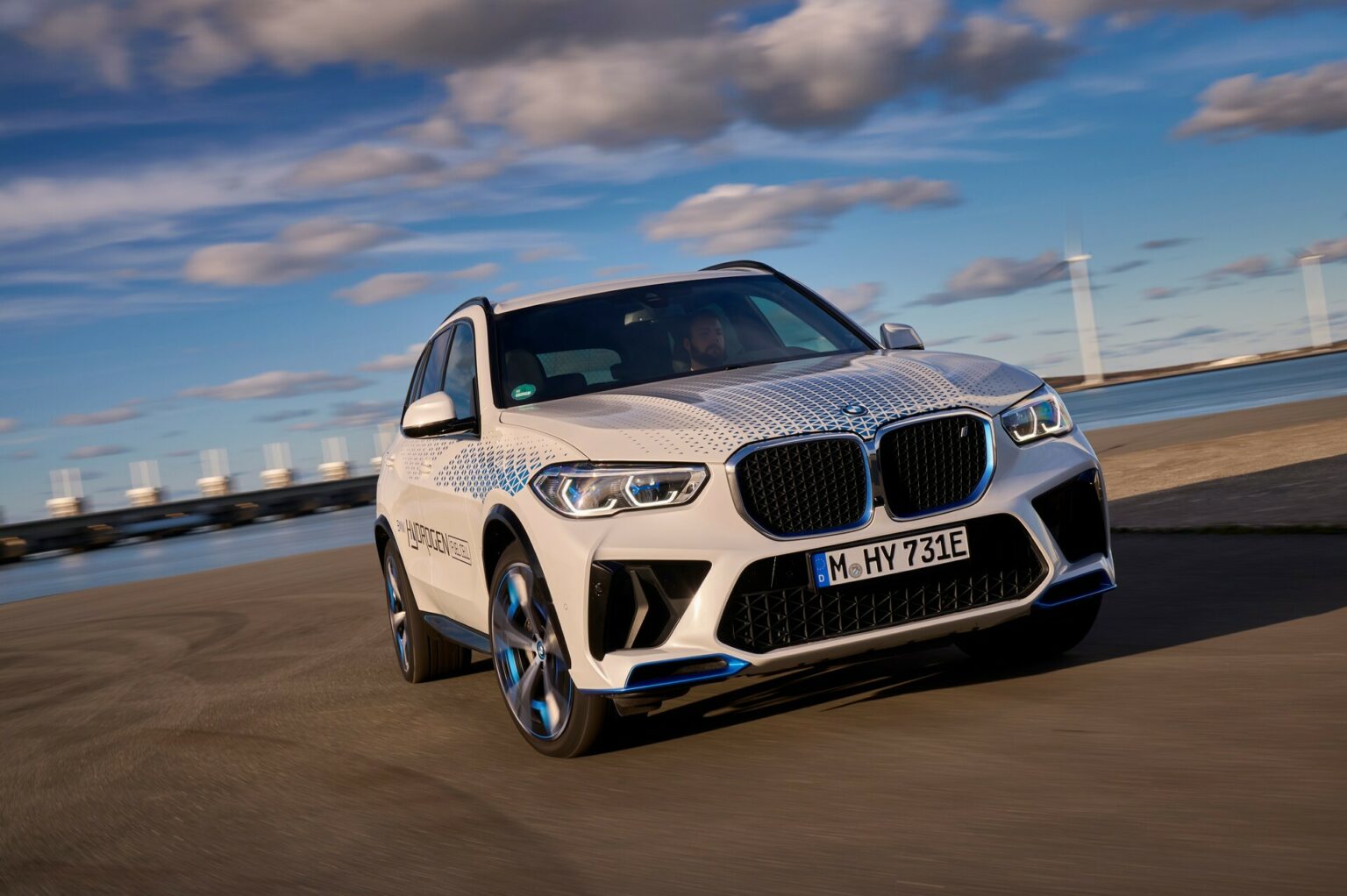 BMW Launches iX5 Hydrogen Powered By Toyota Fuel Cells In Global Pilot ...