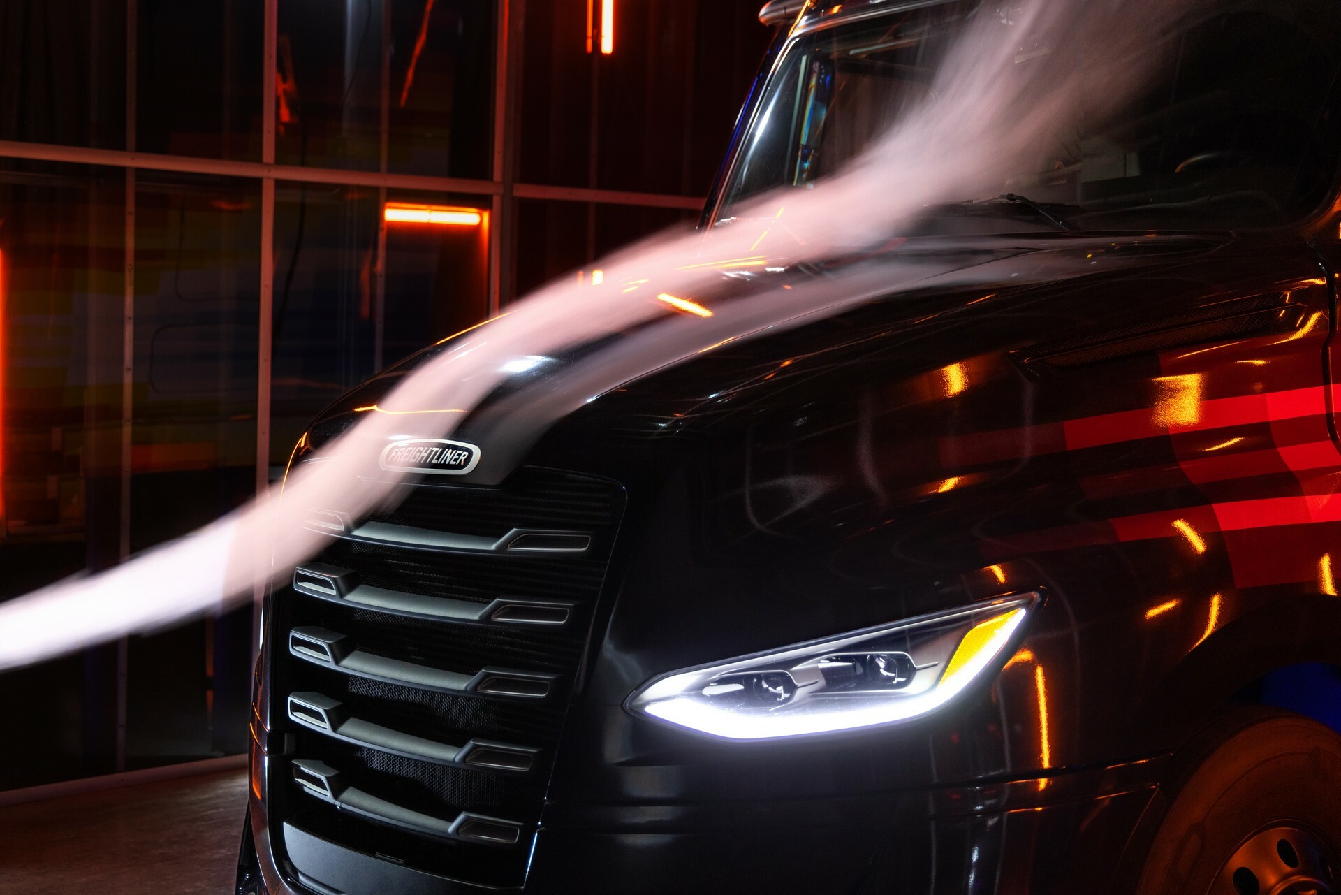 Freightliner SuperTruck II Debuts With Active Aero, Efficient Diesel ...