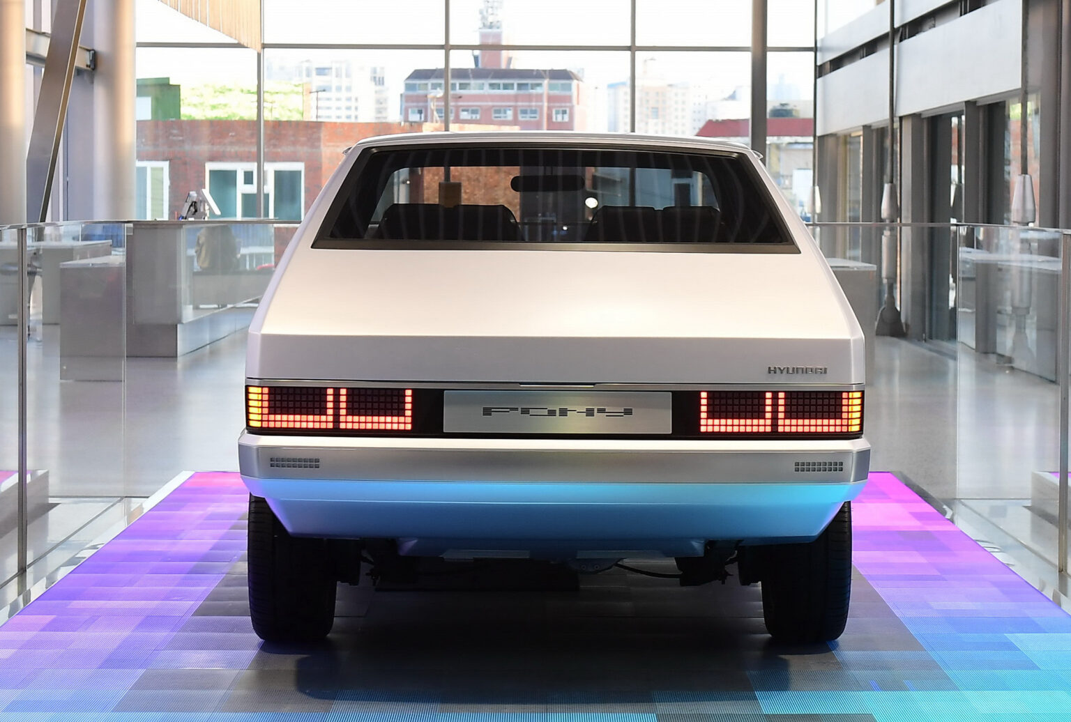 Hyundai’s Design Boss Embraces Analog Controls Including Physical ...