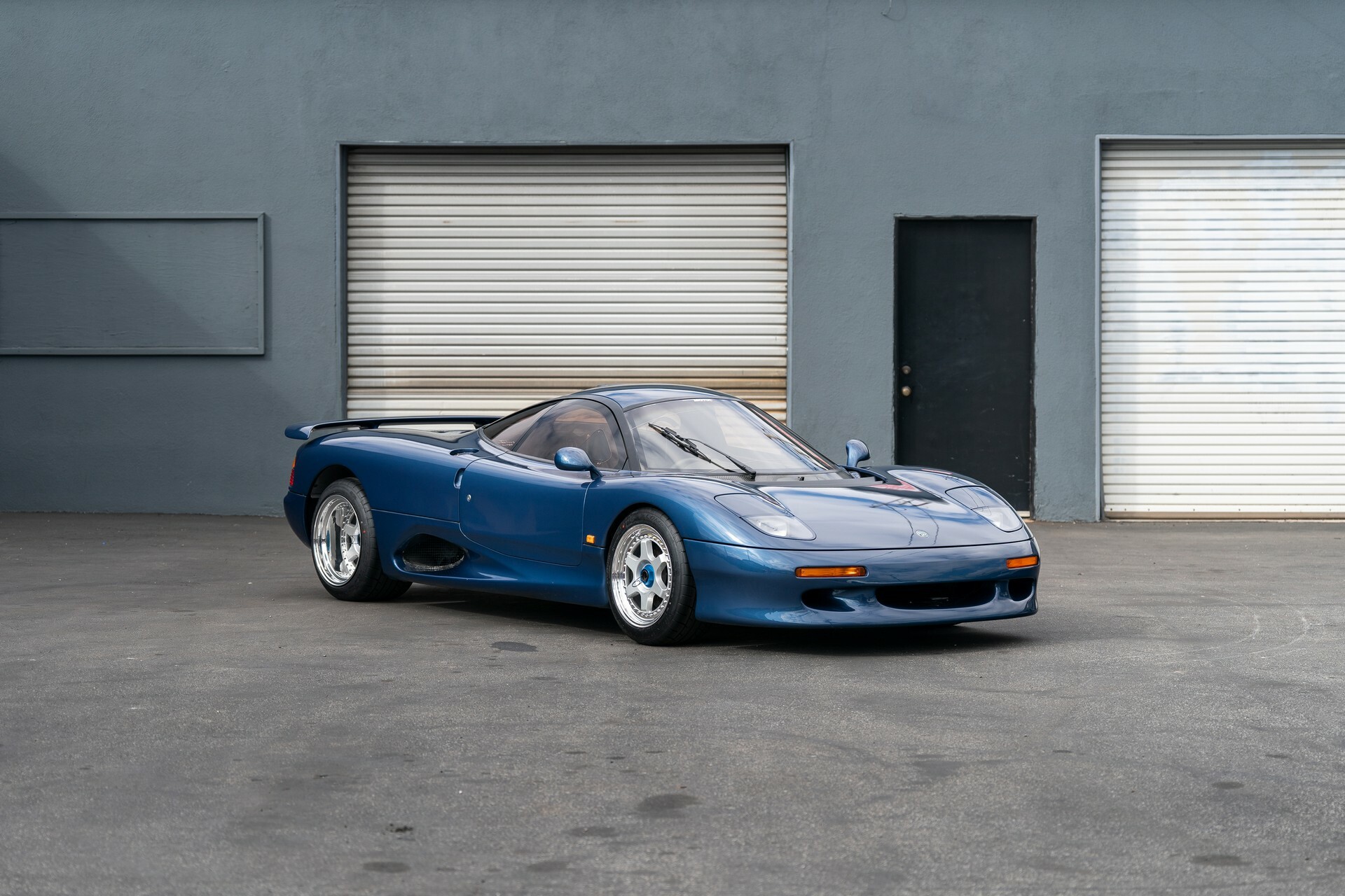 This 153-Mile Jaguar XJR-15 Hasn’t Been Started Or Driven In Over 30 ...