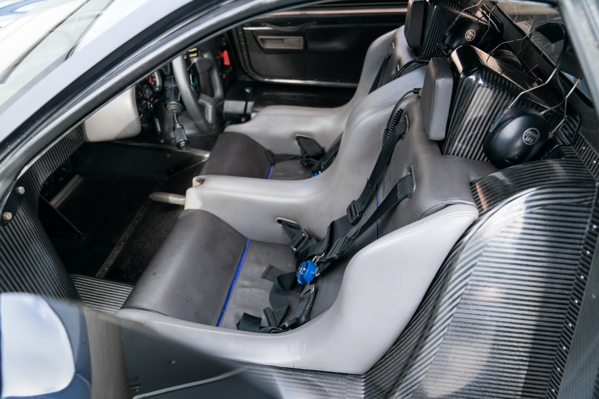 This 153-Mile Jaguar XJR-15 Hasn’t Been Started Or Driven In Over 30 ...