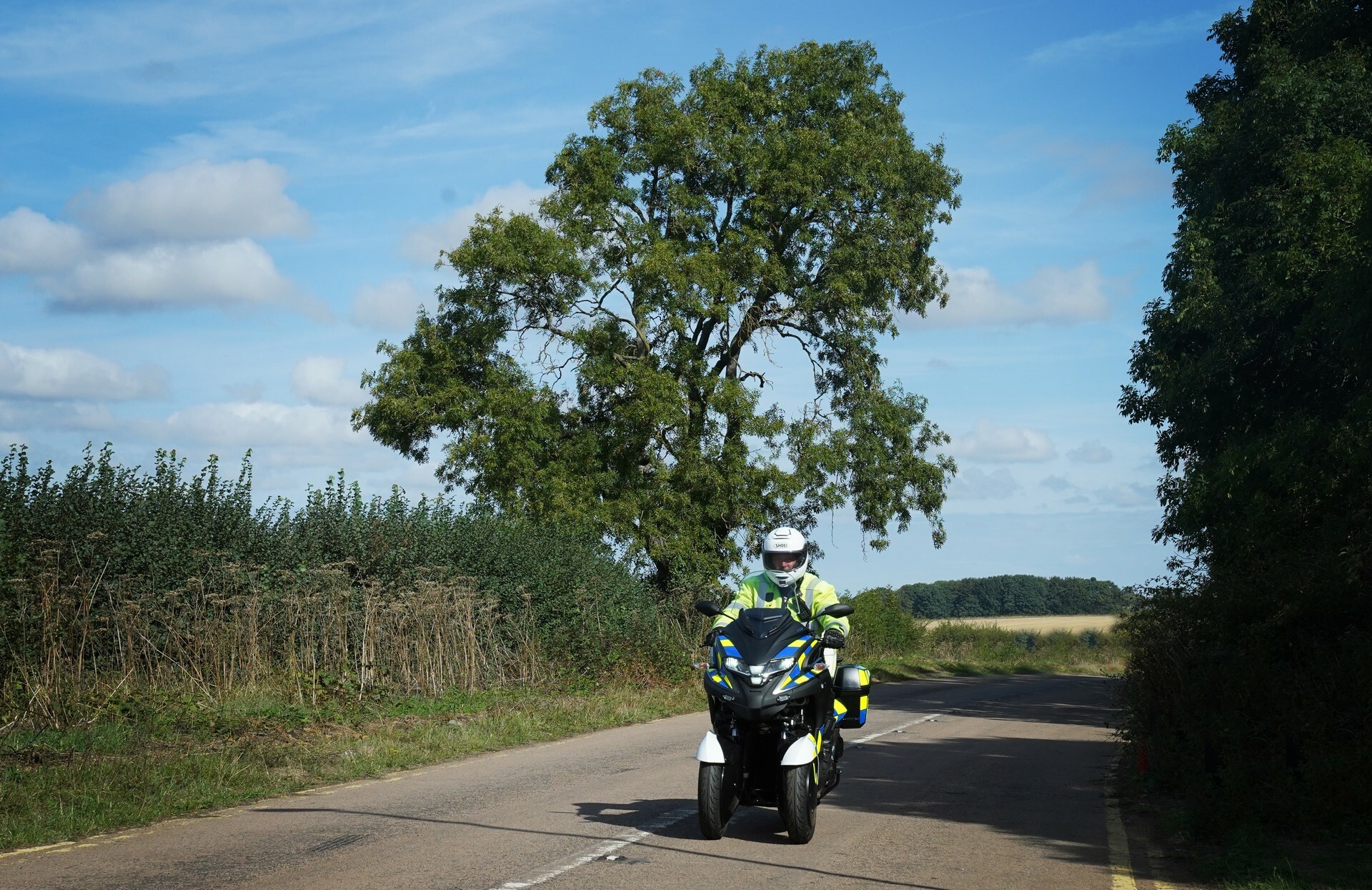 British Police Getting Three-Wheeled Electric Motorbikes | Carscoops
