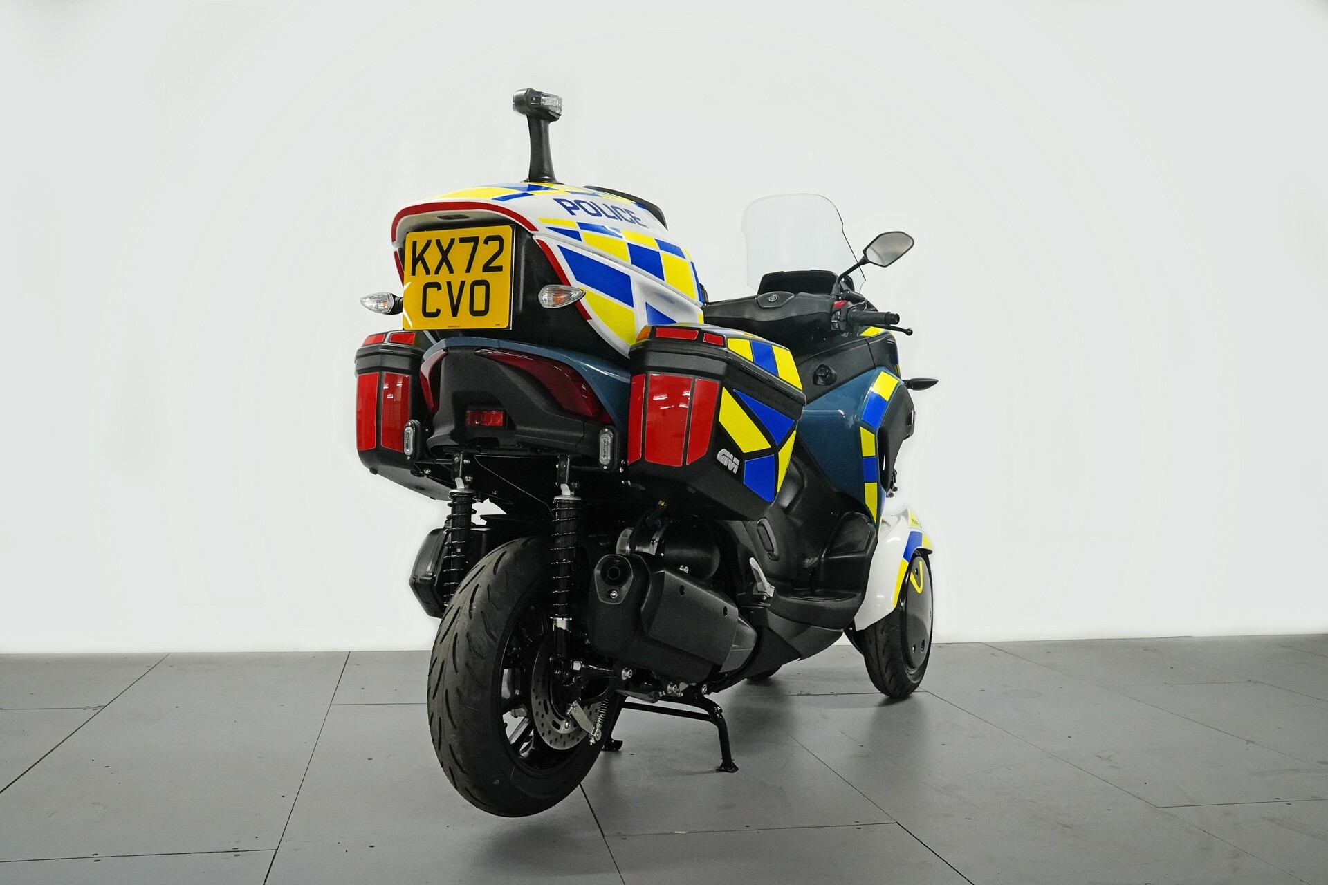 British Police Getting Three-Wheeled Electric Motorbikes | Carscoops
