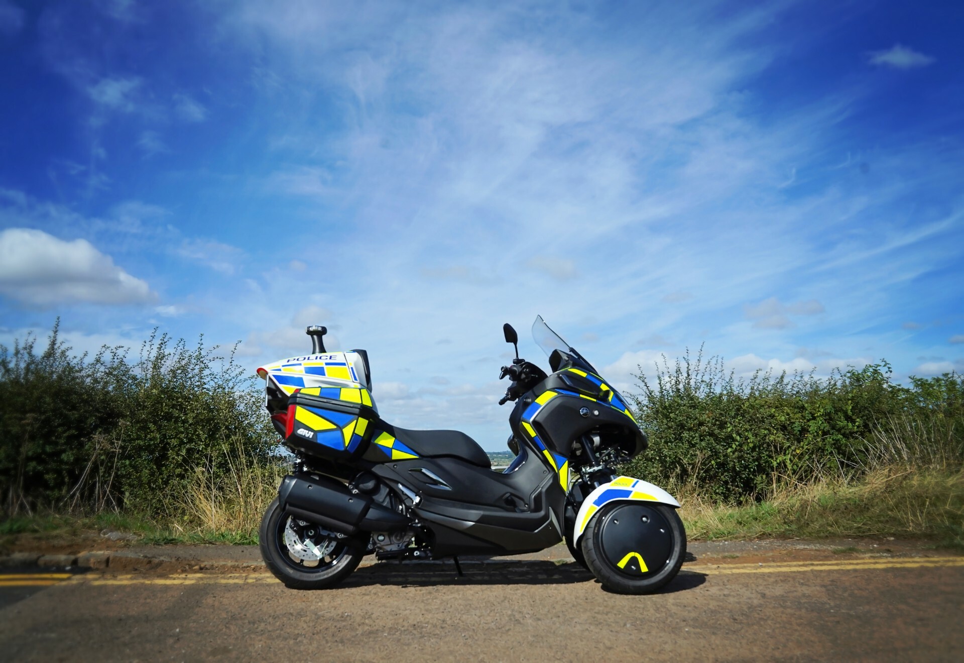 British Police Getting Three-Wheeled Electric Motorbikes | Carscoops