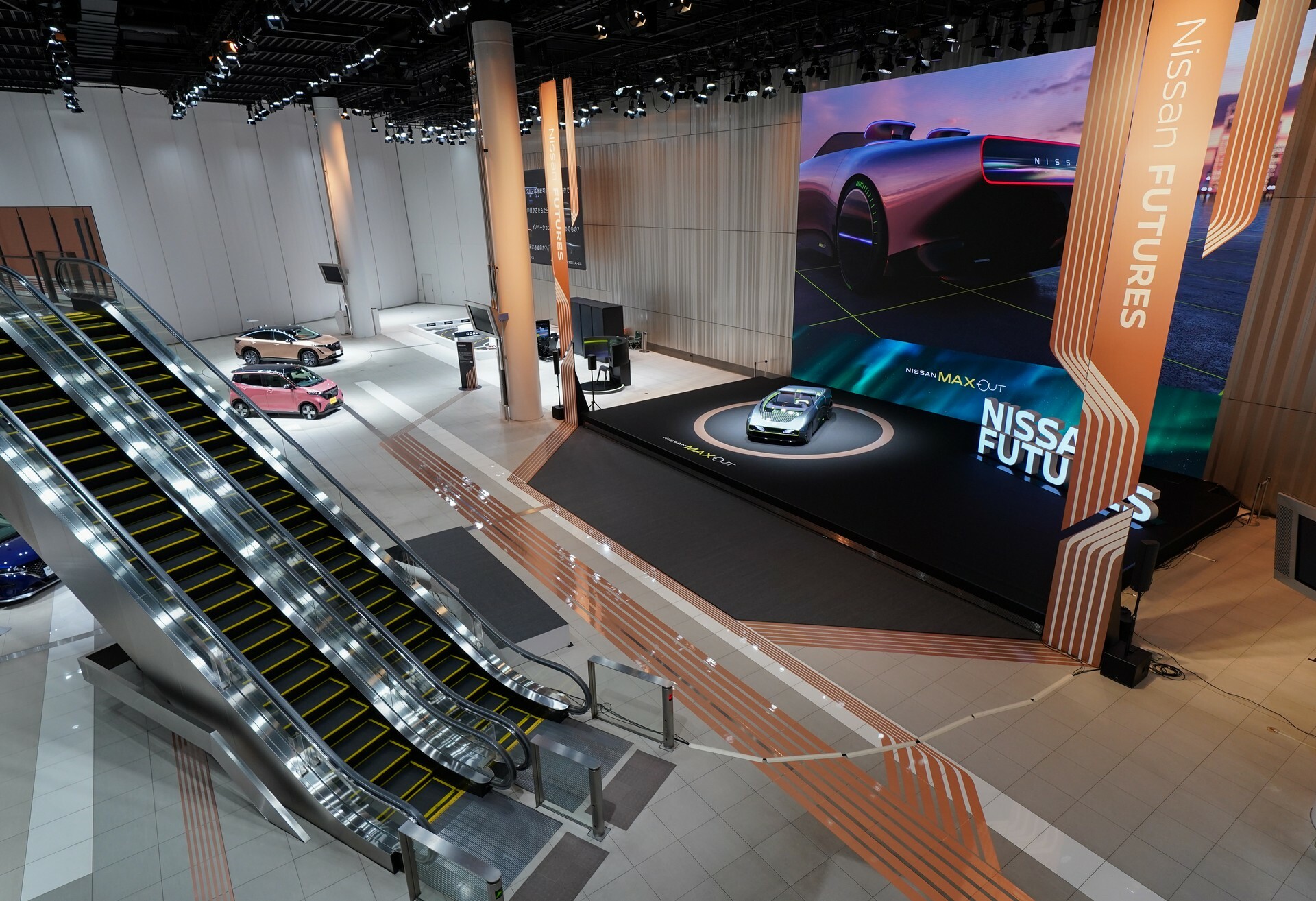 Nissan Max-Out Electric Roadster Goes from Virtual To Reality, See The ...