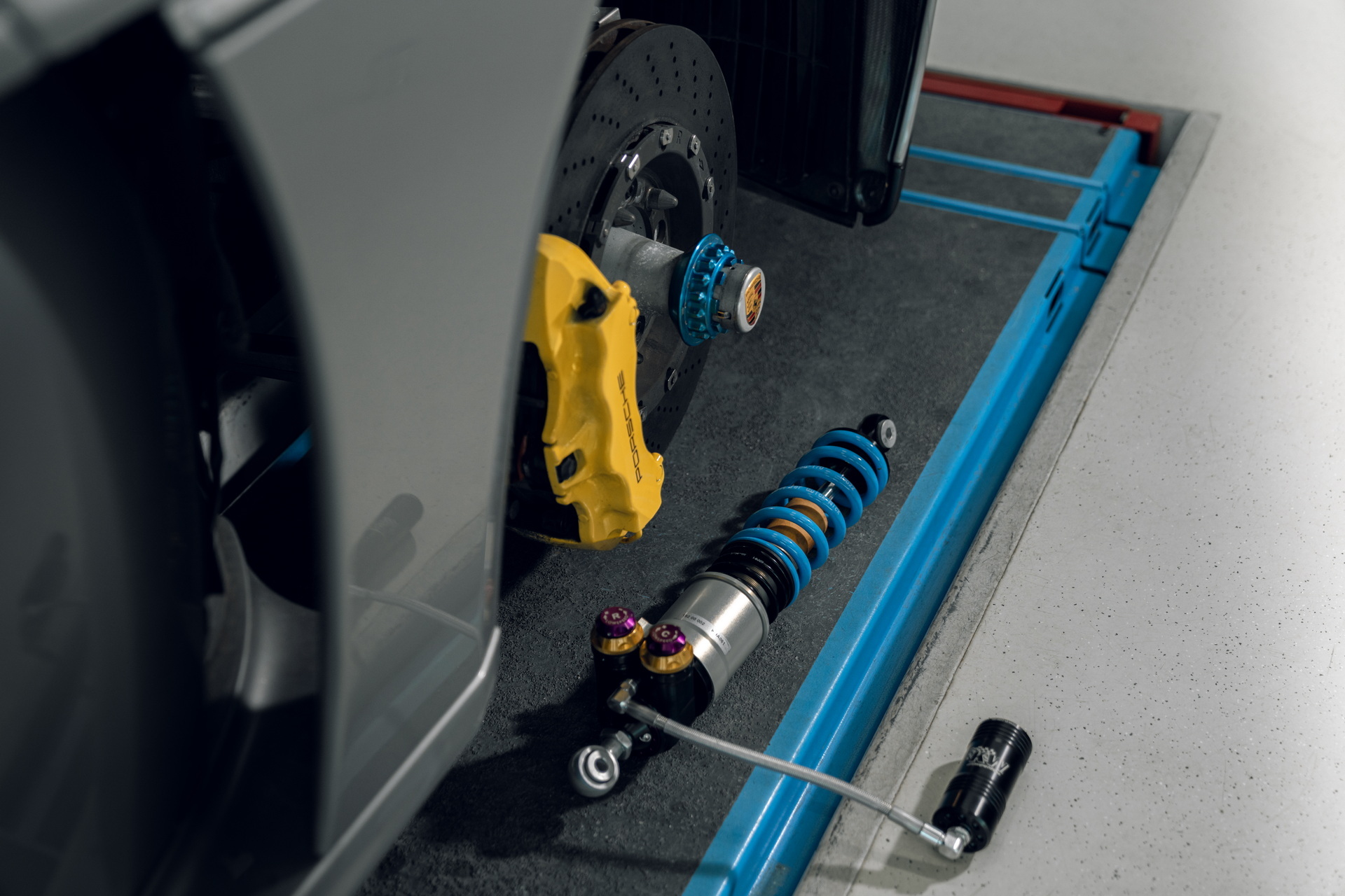 Porsche Carrera GT Gets A Comfort Upgrade With $16k KW Coilovers And ...
